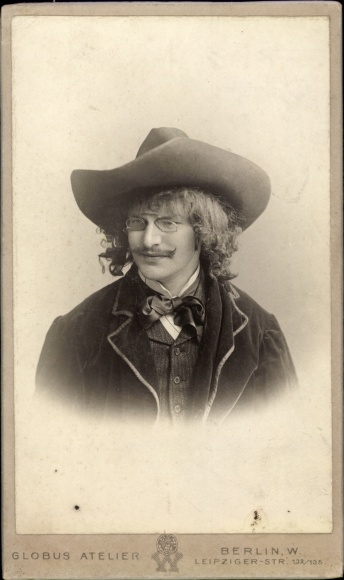 CdV Schauspieler Gerhard Beyer als Maler Pinsel, April 1902 - Fotograf ...