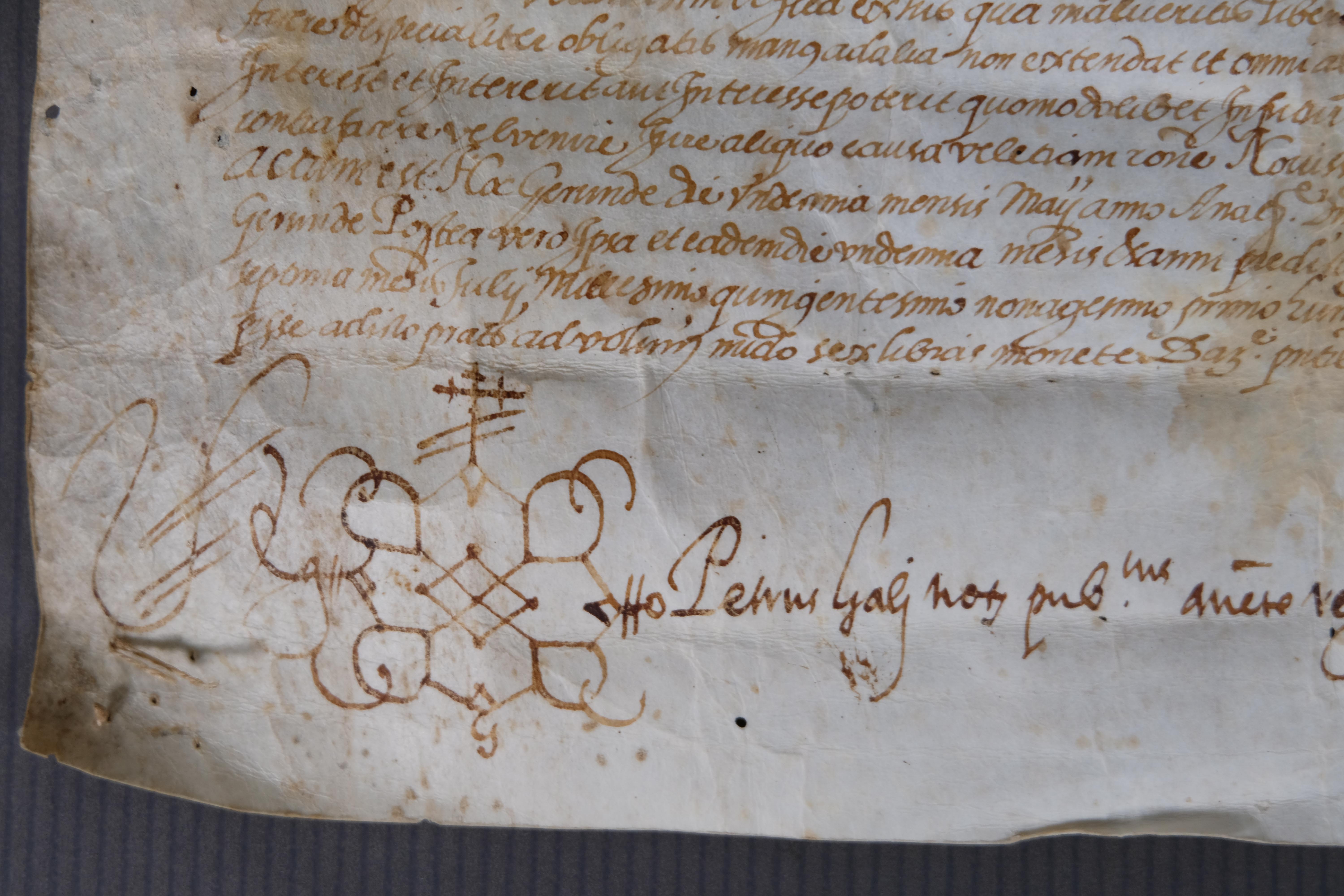 Antiguo documento manuscrito en latín sobre vitela hacia 1500 ...