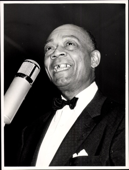 Foto Jazz Club Berlin 50er Jahre, Edward Ed Hall, Musiker, Mikrofon ...