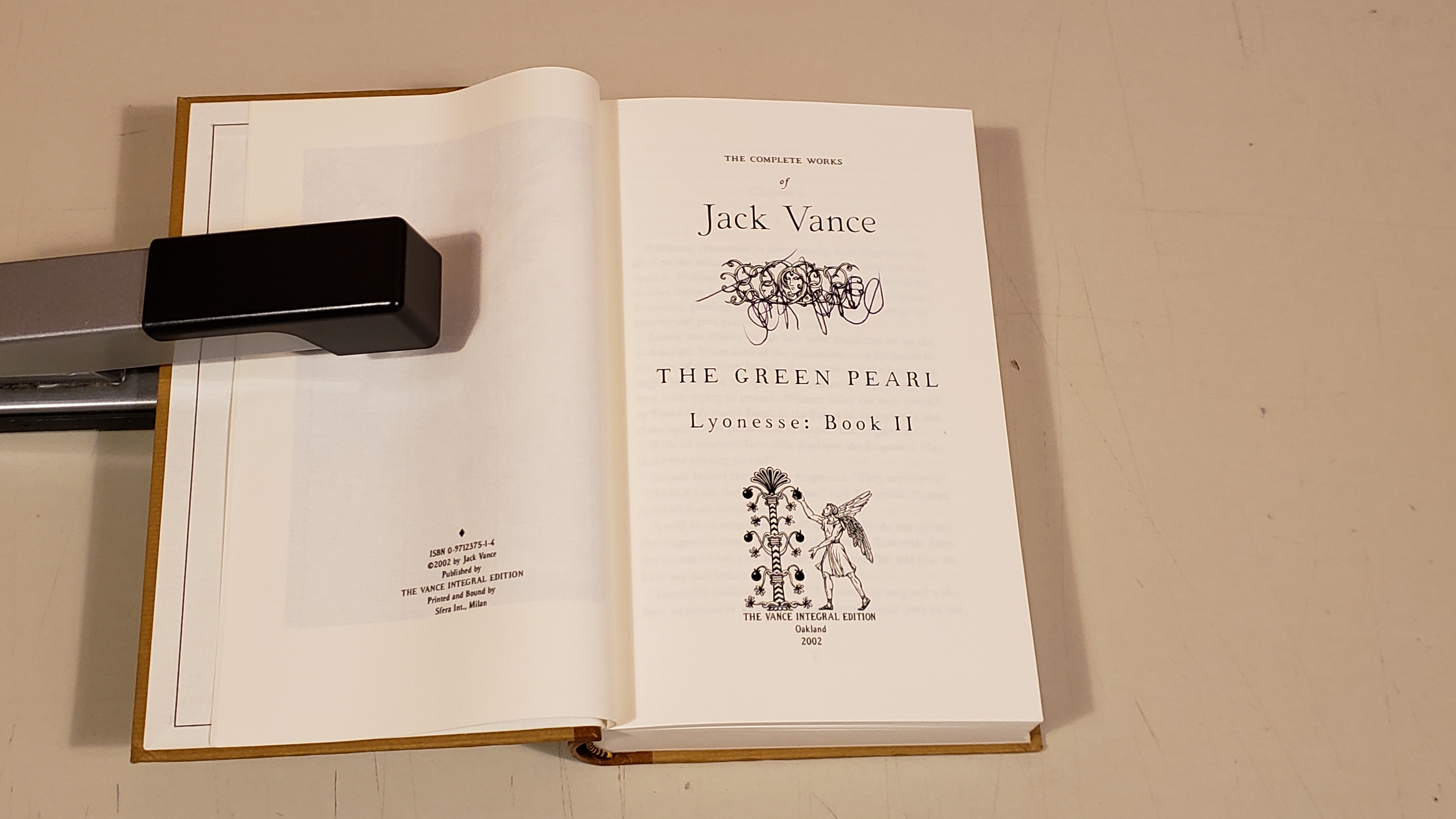 The Green Pearl: Signed by Vance, Jack: Very Good+ Hardcover (2002) 1ST ...