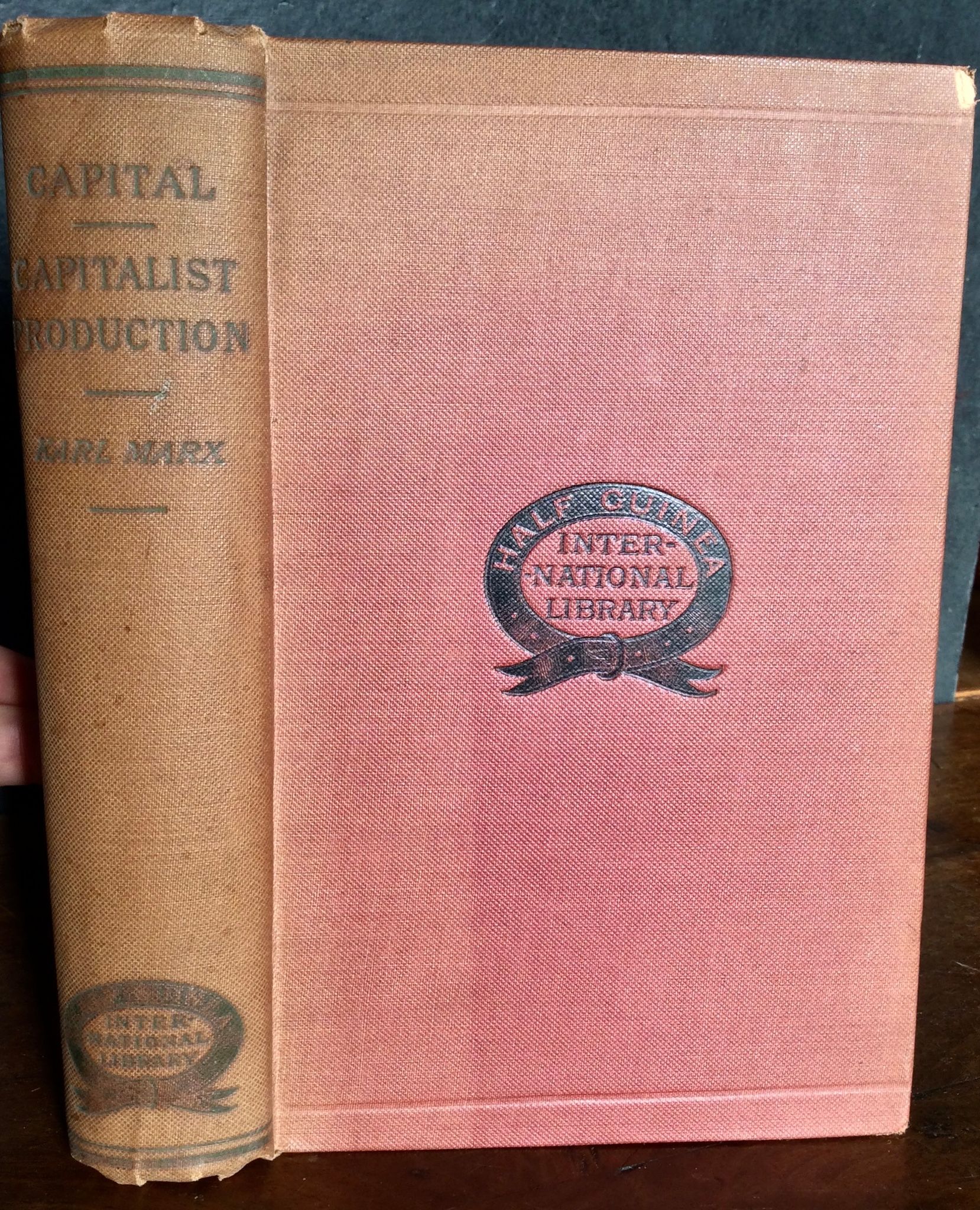 CAPITAL A CRITICAL ANALYSIS OF CAPITALIST PRODUCTION de KARL MARX: Very ...
