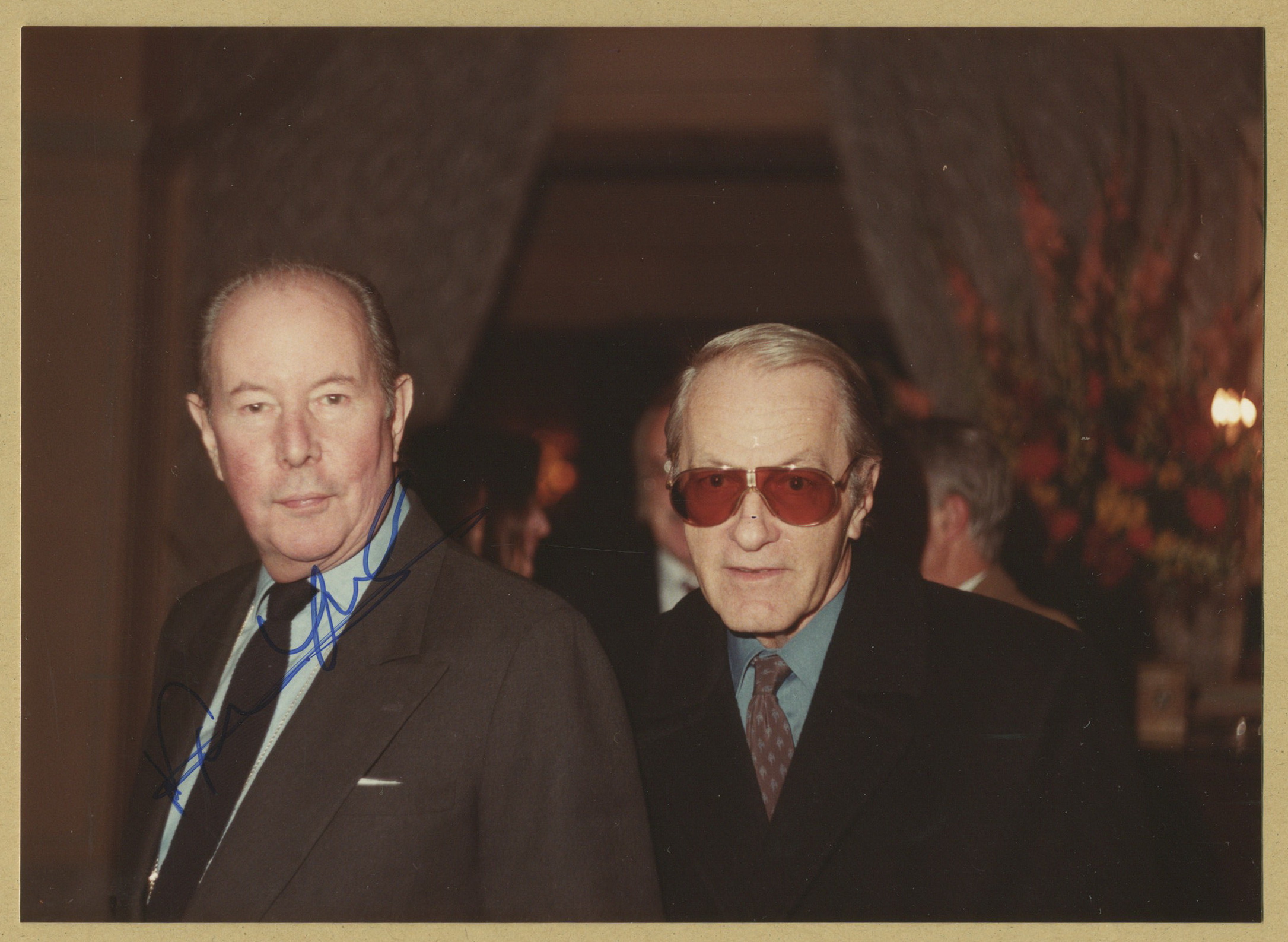 Terence Young (1915-1994) - Signed photo - Cannes 80s de Terence Young (1915-1994) - Irish film ...