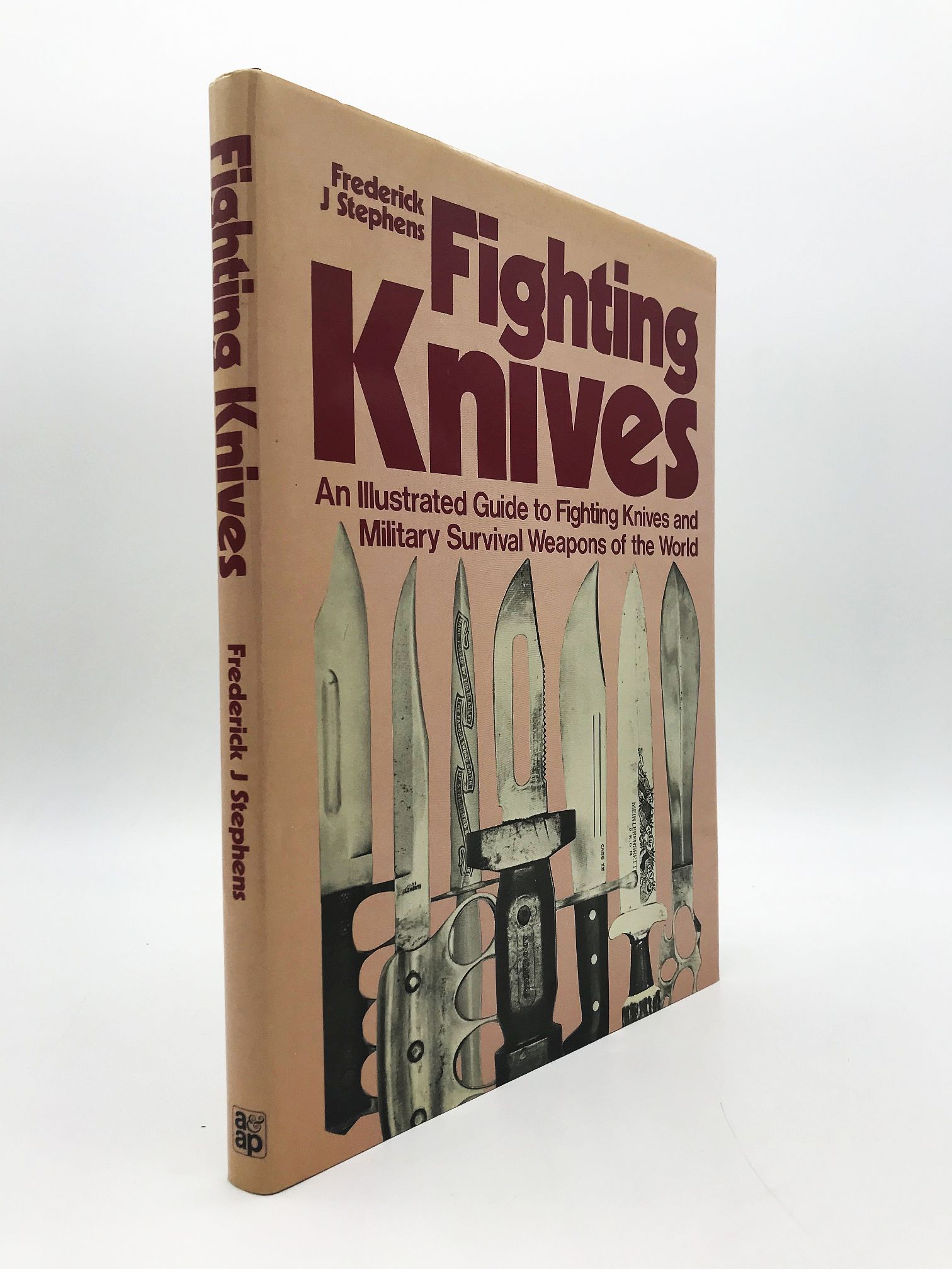 Fighting Knives: Illustrated Guide to Fighting Knives and Military ...