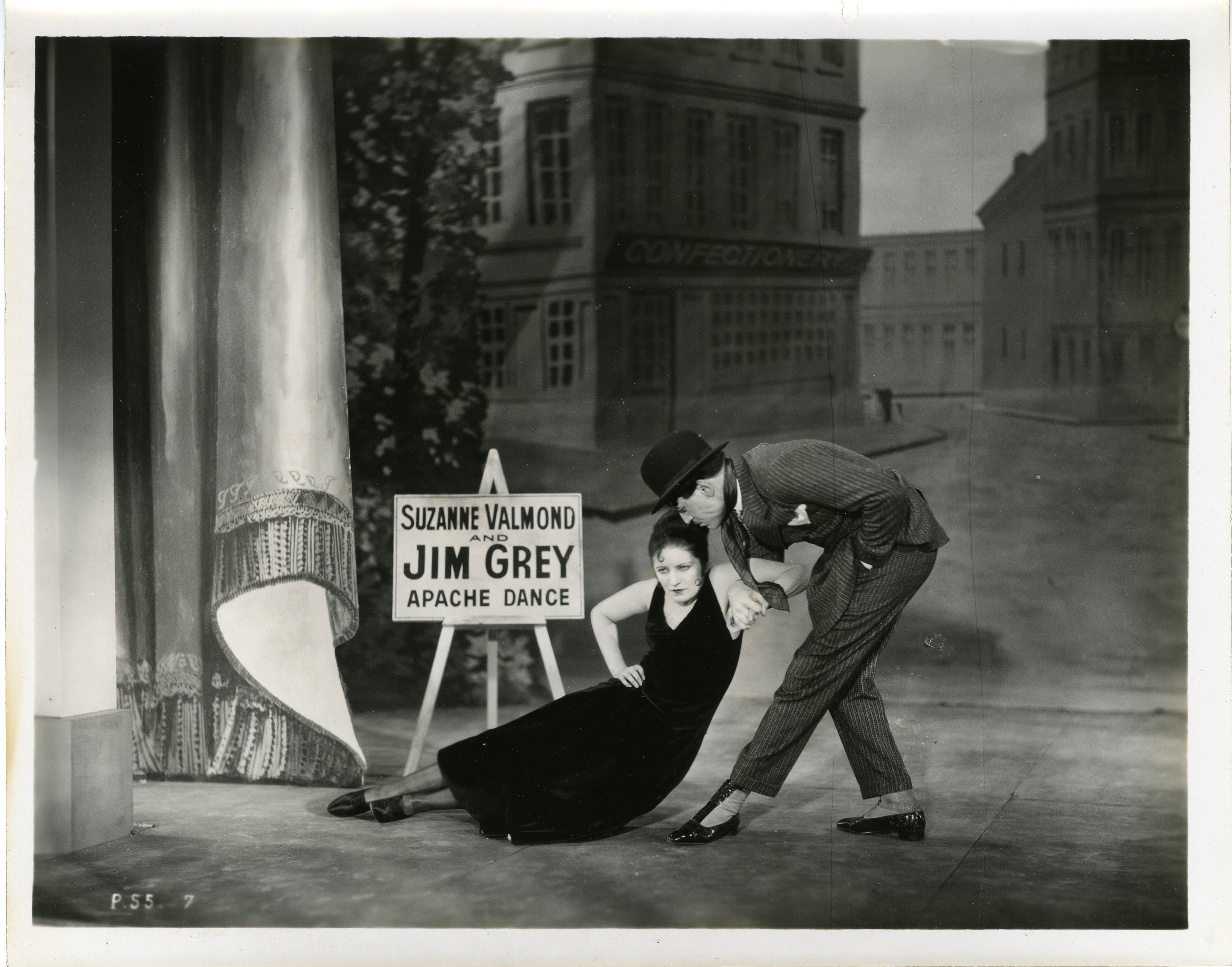 "TOUTE SA VIE" Réalisé par Alberto CAVALCANTI en 1930 d'après un ...