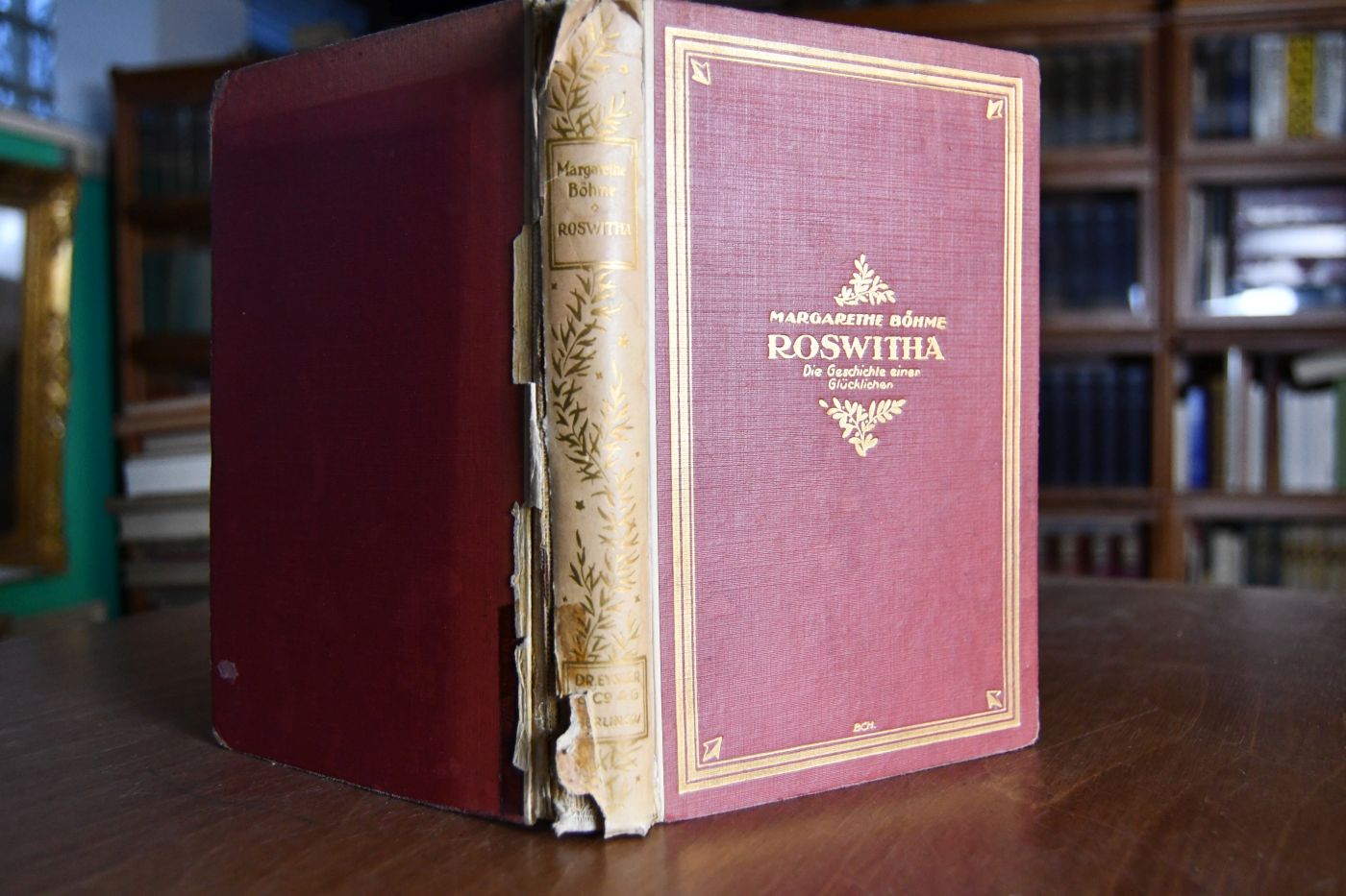 Roswitha. Die Geschichte einer Glücklichen. by Böhme, Margarete:: (1923 ...