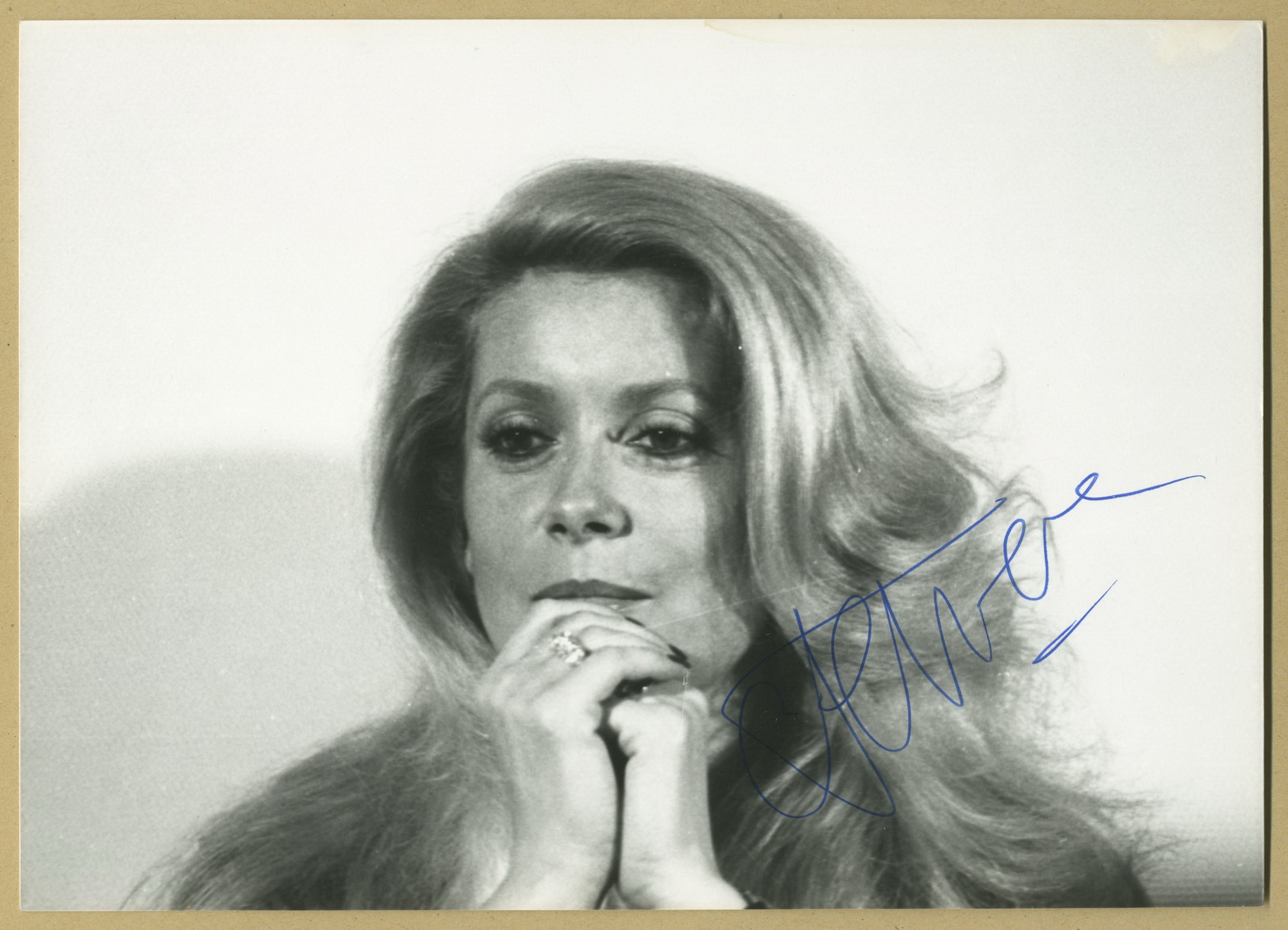 Catherine Deneuve - Rare jolie photo signée en personne - Cannes 1979 ...