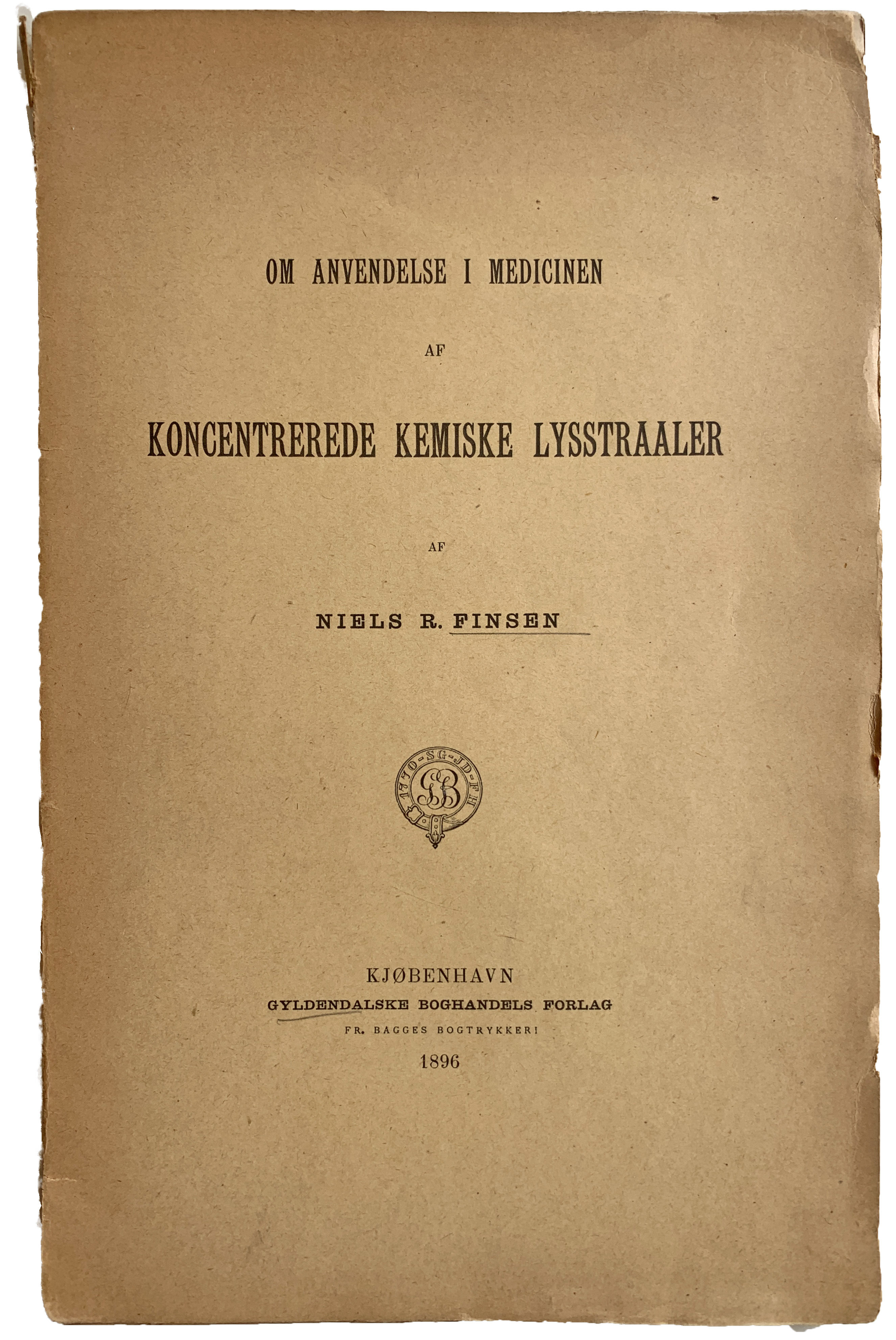 Om anvendelse i medicinen af konsentrerede kemiske lysstraaler. by ...