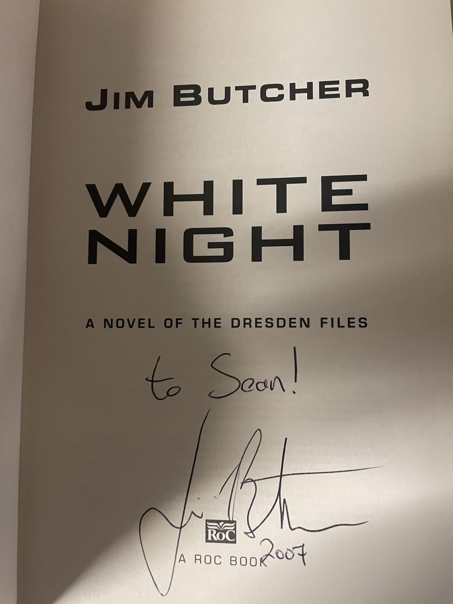 White Knight by Butcher, Jim: Near fine. Hardcover. 8vo (2007) 1st ...