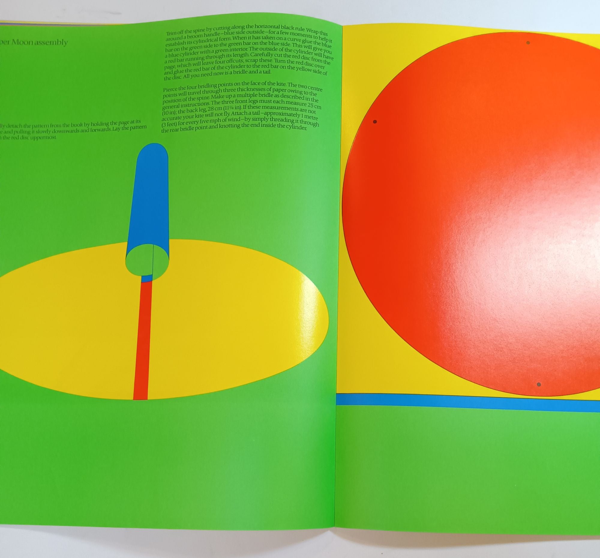 Kites To Make and Fly: Ten Original Paper Cutout Kites Designed by ...