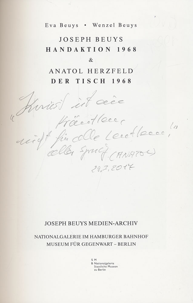 Joseph Beuys Handaktion 1968 & Anatol Herzfeld - der Tisch 1968 ...