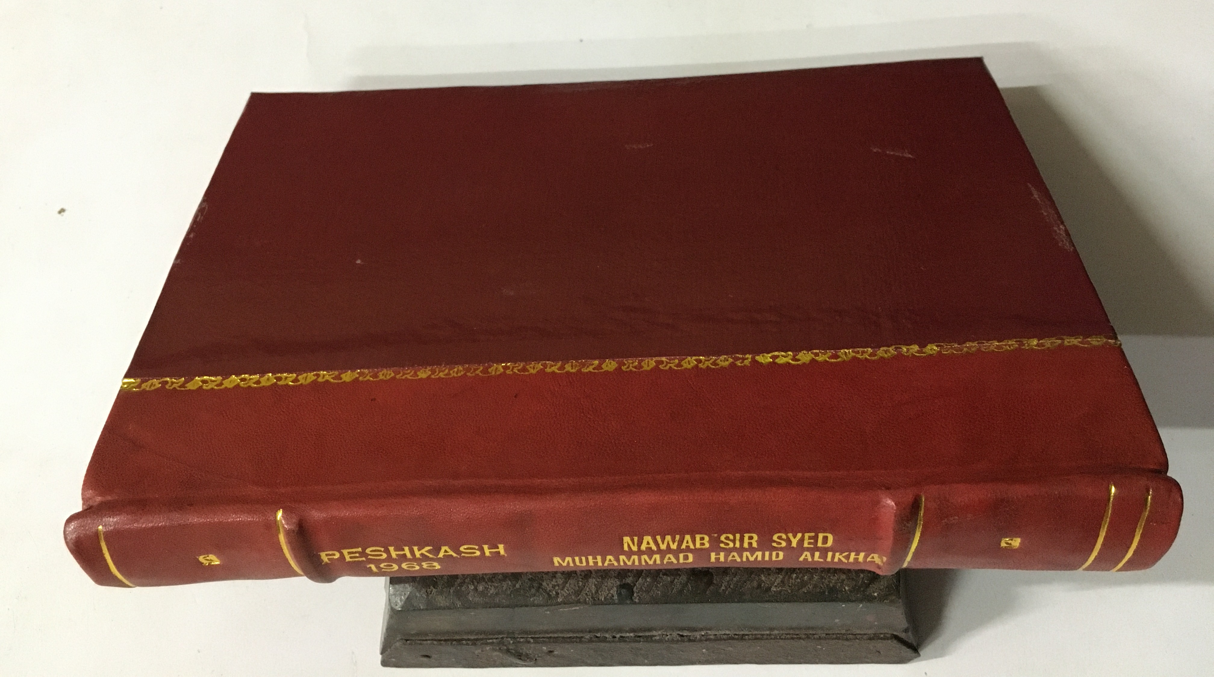 Peshkash. Text In Urdu. by Bahadur, Nawab Sir Syed Mohammad Hamid Ali ...