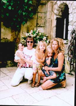 Bill Wyman, sa femme, Suzanne, Catherine, Jessica, Mathilda, signed by ...