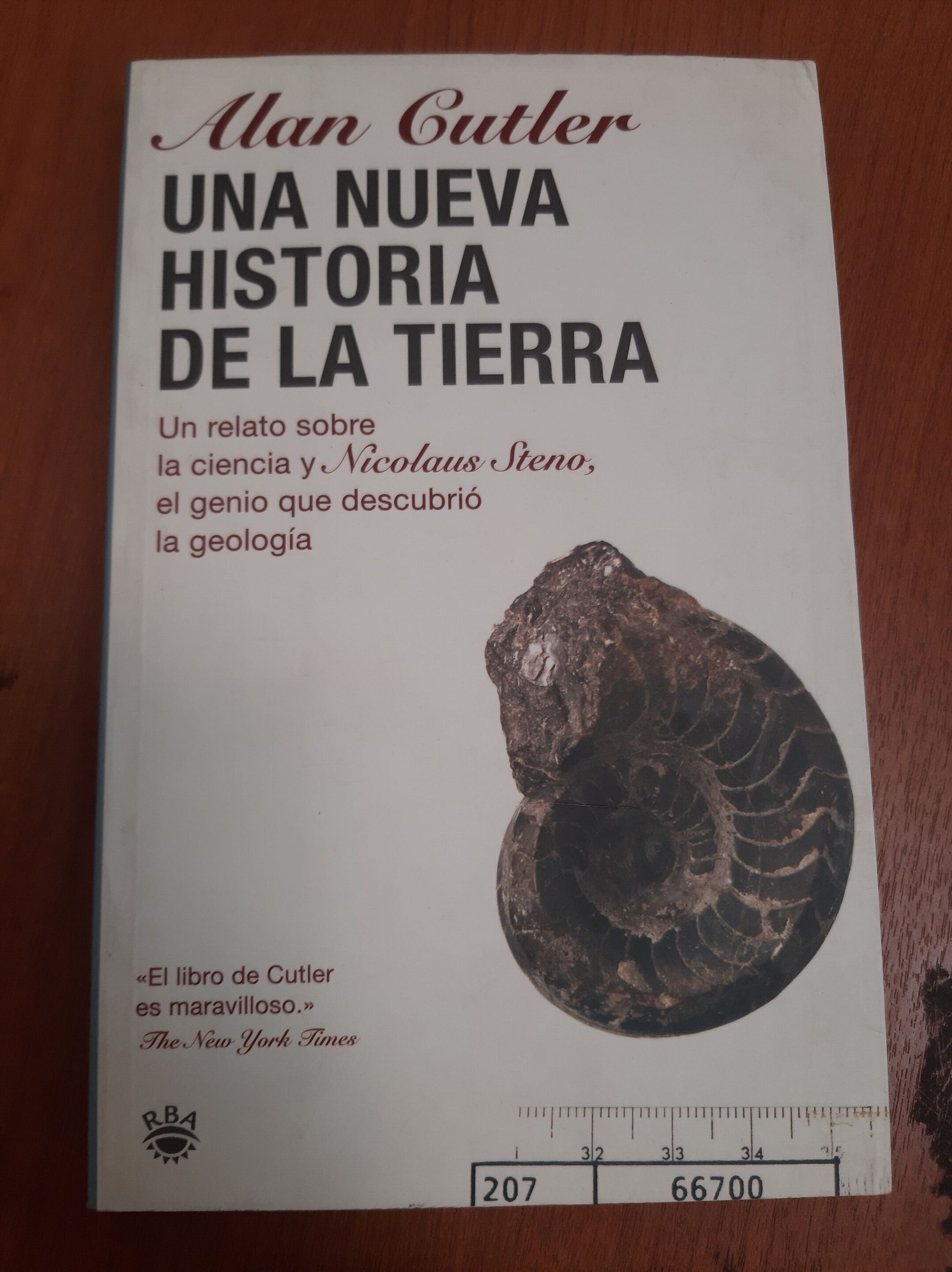 Una nueva historia de la tierra by Alan Cutler: Buen Estado Tapa Blanda ...