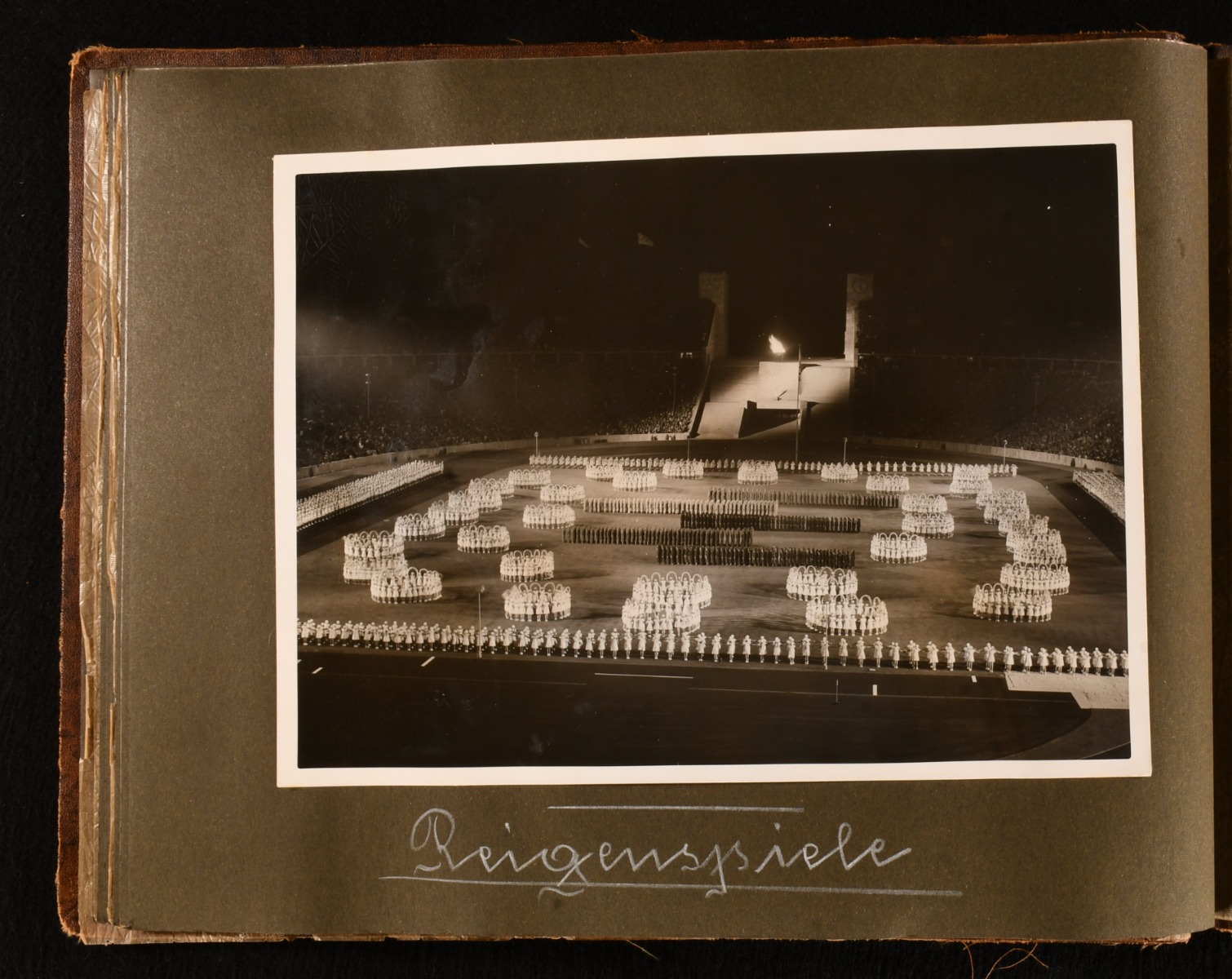 Album Of Original Photographs of the 1936 Berlin Olympic Games von Not ...