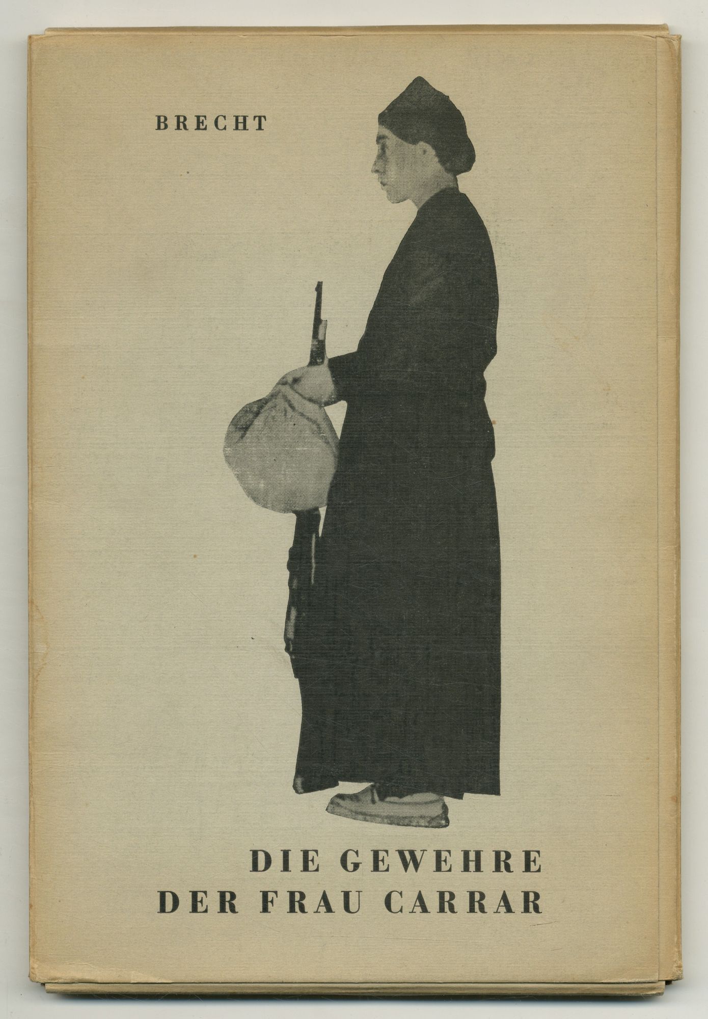 Die Gewehre der Frau Carrar by BRECHT, Bertolt: Fine Softcover (1952 ...