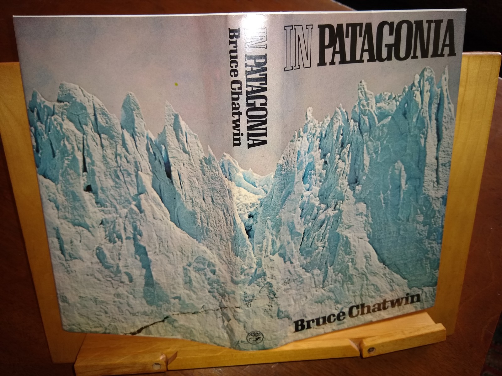 In Patagonia by Chatwin, Bruce: Near Fine Hardcover (1977) 1st Edition ...