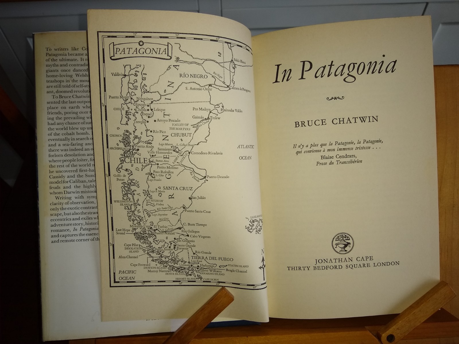 In Patagonia by Chatwin, Bruce: Near Fine Hardcover (1977) 1st Edition ...