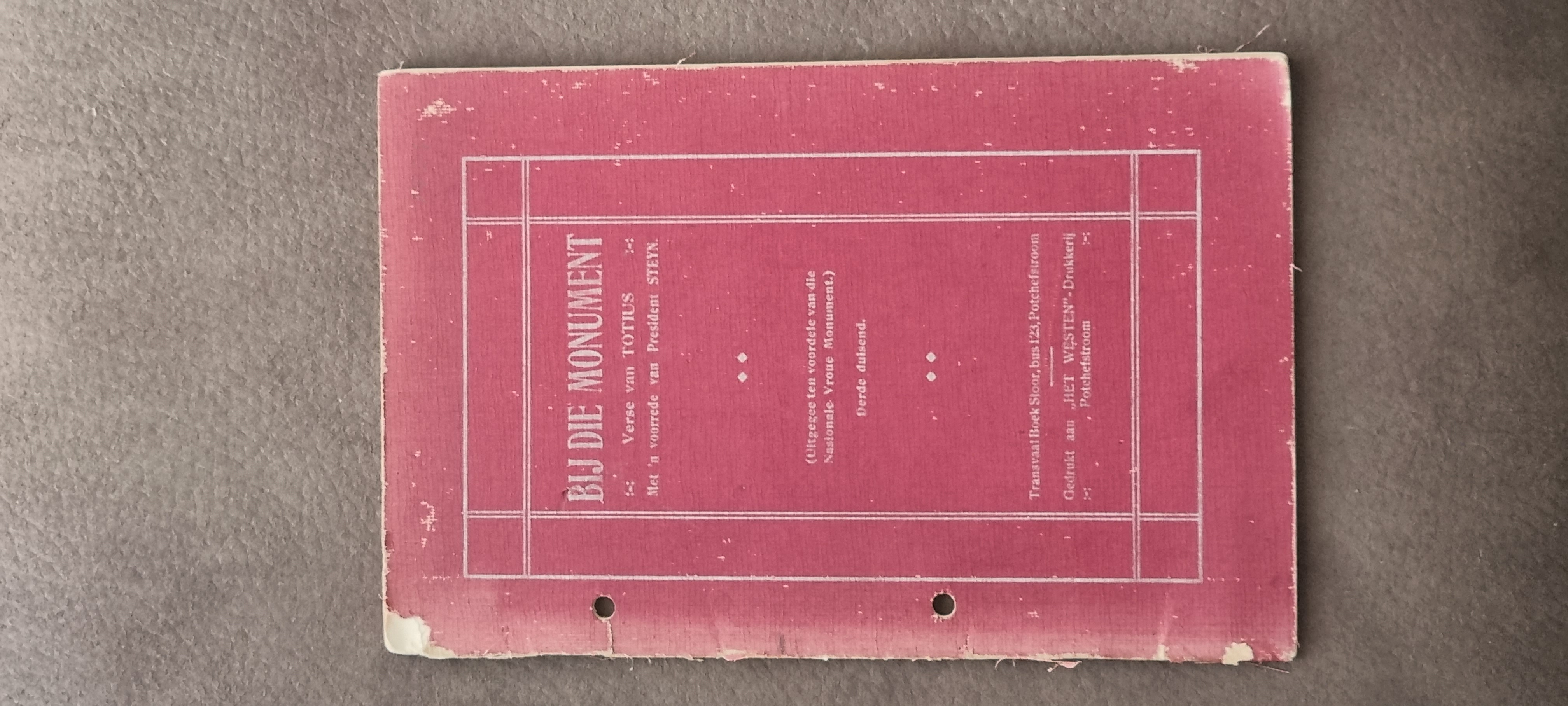 Bij die Monument. Verse van Totius. Met 'n voorrede van President Steyn ...