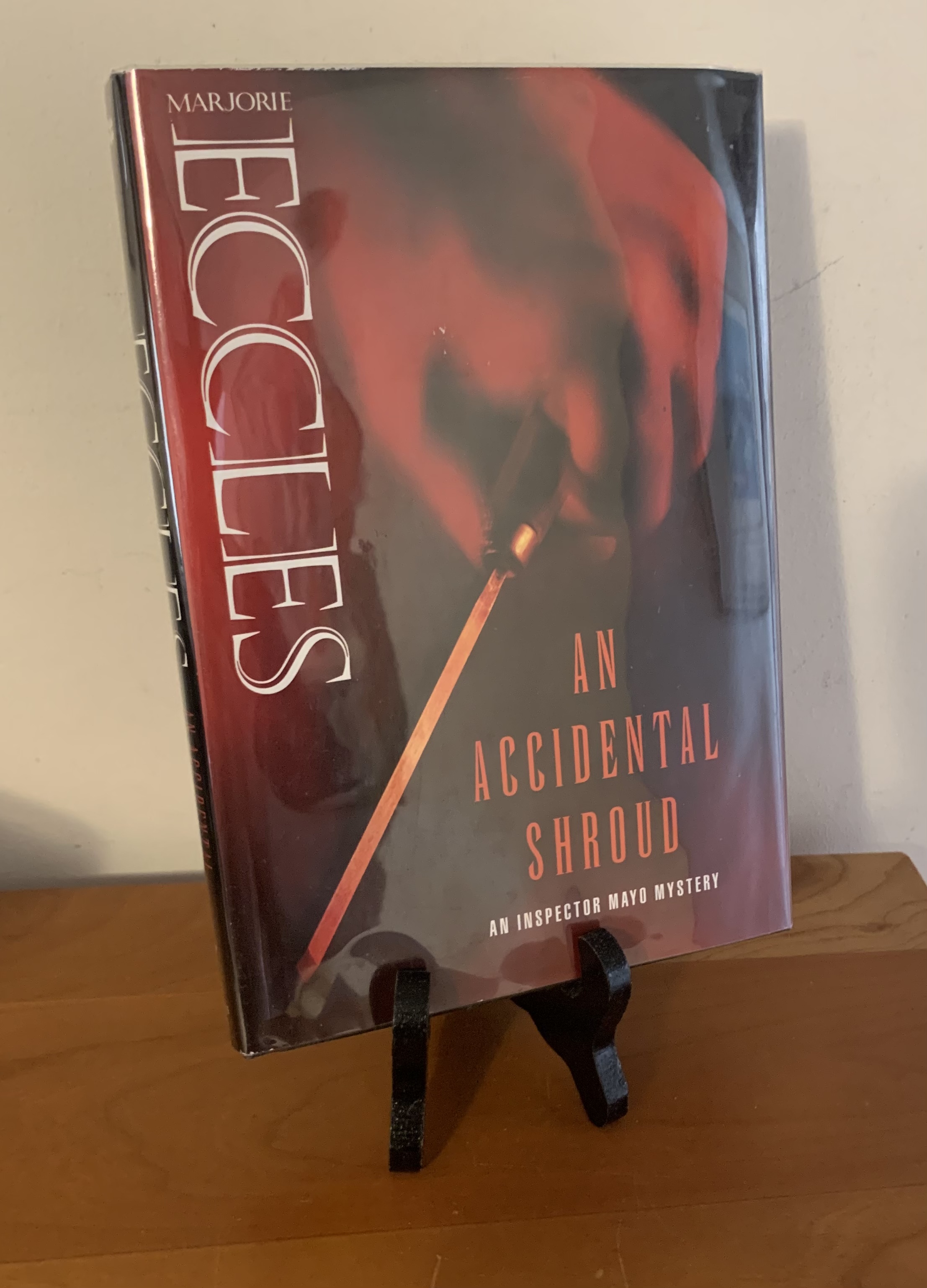 An Accidental Shroud by Eccles, Marjorie: Fine Hardcover (1997) 1st Edition | Hopkins Books