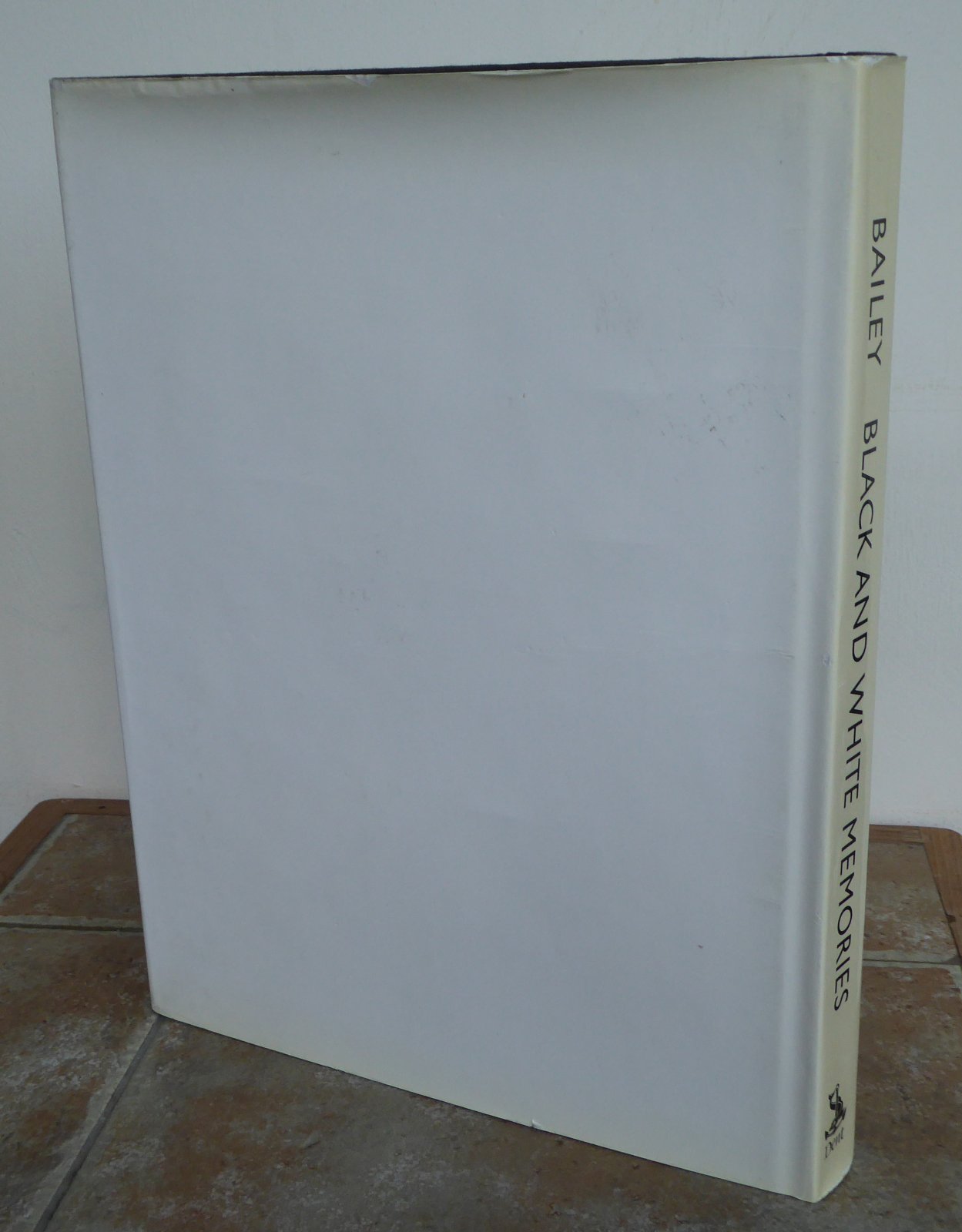 BLACK AND WHITE MEMORIES. Photographs 1948-1969. Signed by David Bailey ...