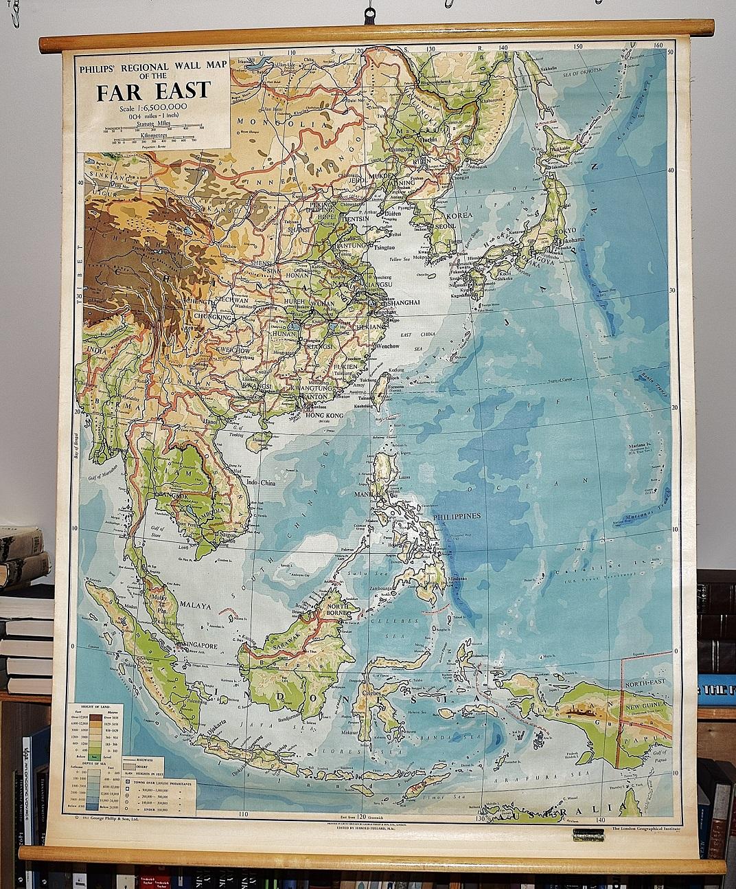 Philip's Regional Wall Map of the Far East (Large Pull Down Map) de ...