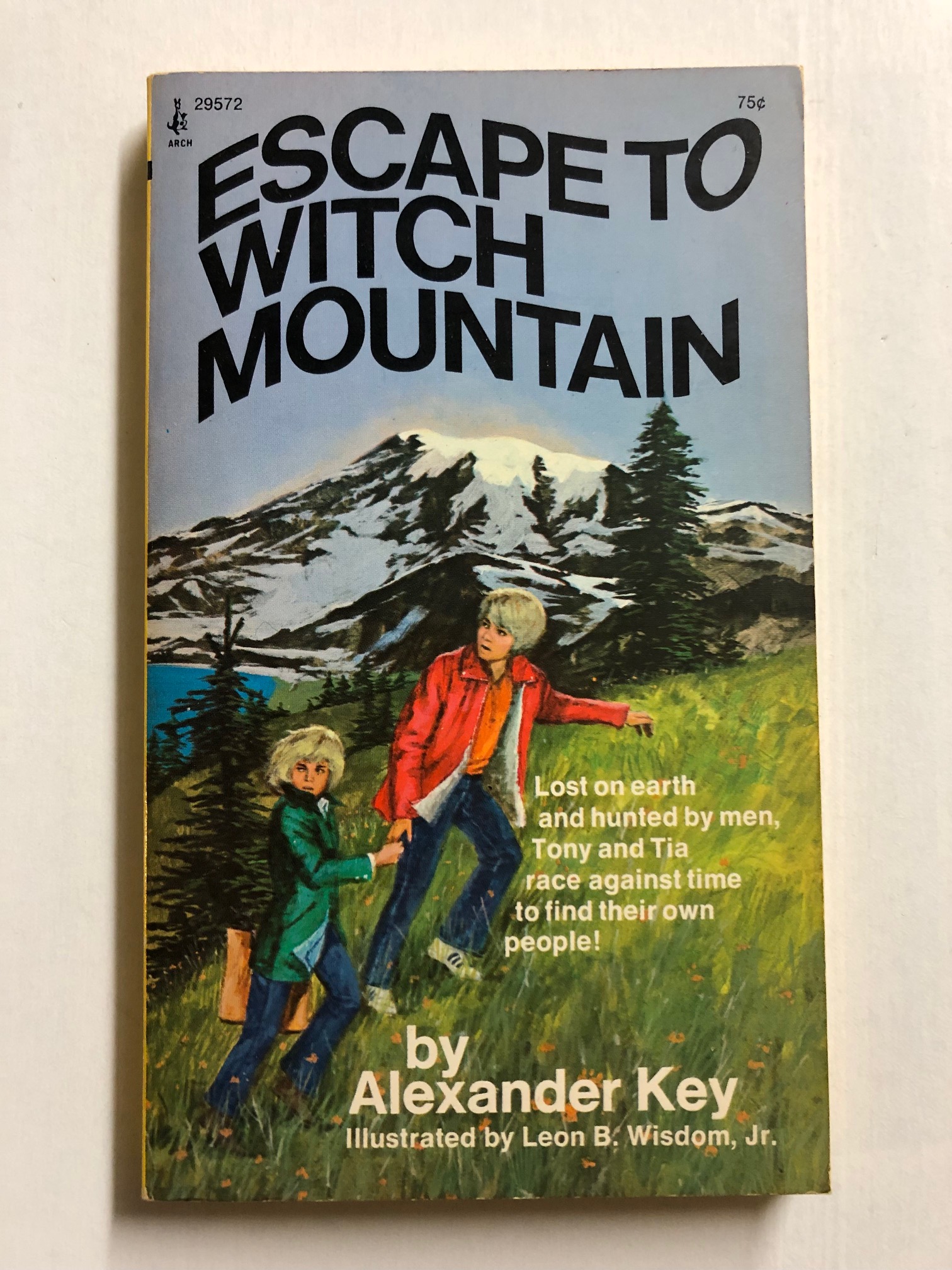 Escape to Witch Mountain by Alexander Key: Very Good Soft cover (1973) 1st Edition | DreamHaven ...