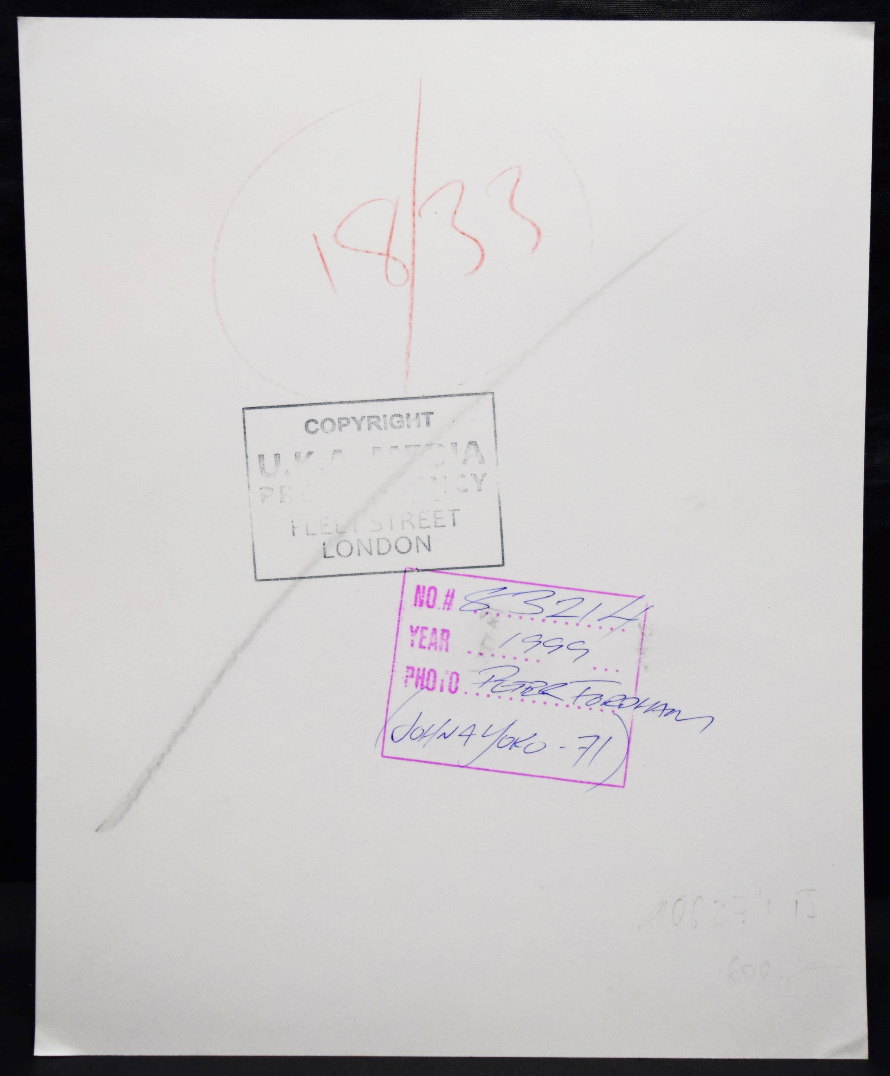 Lennon, John Winston (1940-1980) und Yoko Ono Lennon (geb. 1933). Orig ...