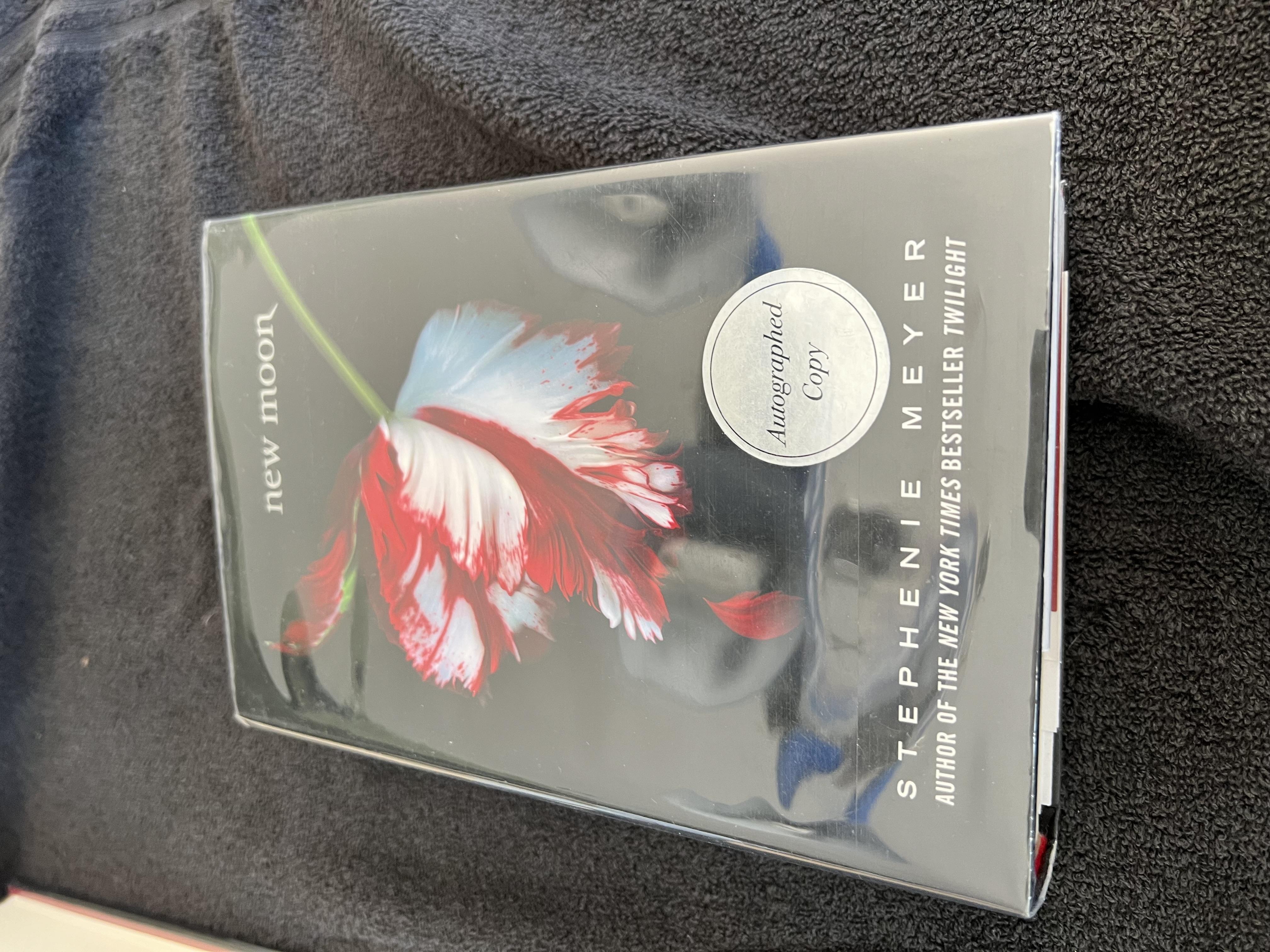 New Moon by Stephenie Meyer: As New Hardcover (2006) 1st Edition ...