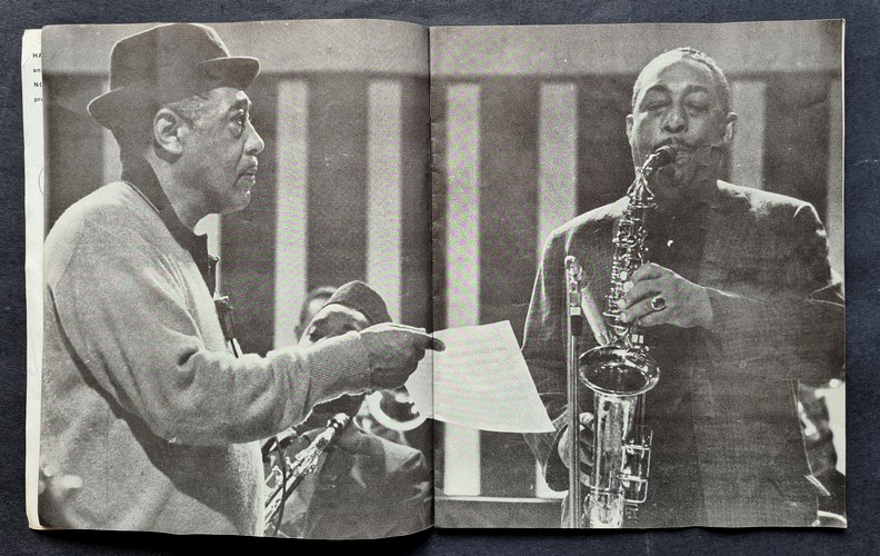 Duke Ellington. Souvenir Brochure . ( Avec signature autographe de Duke ...