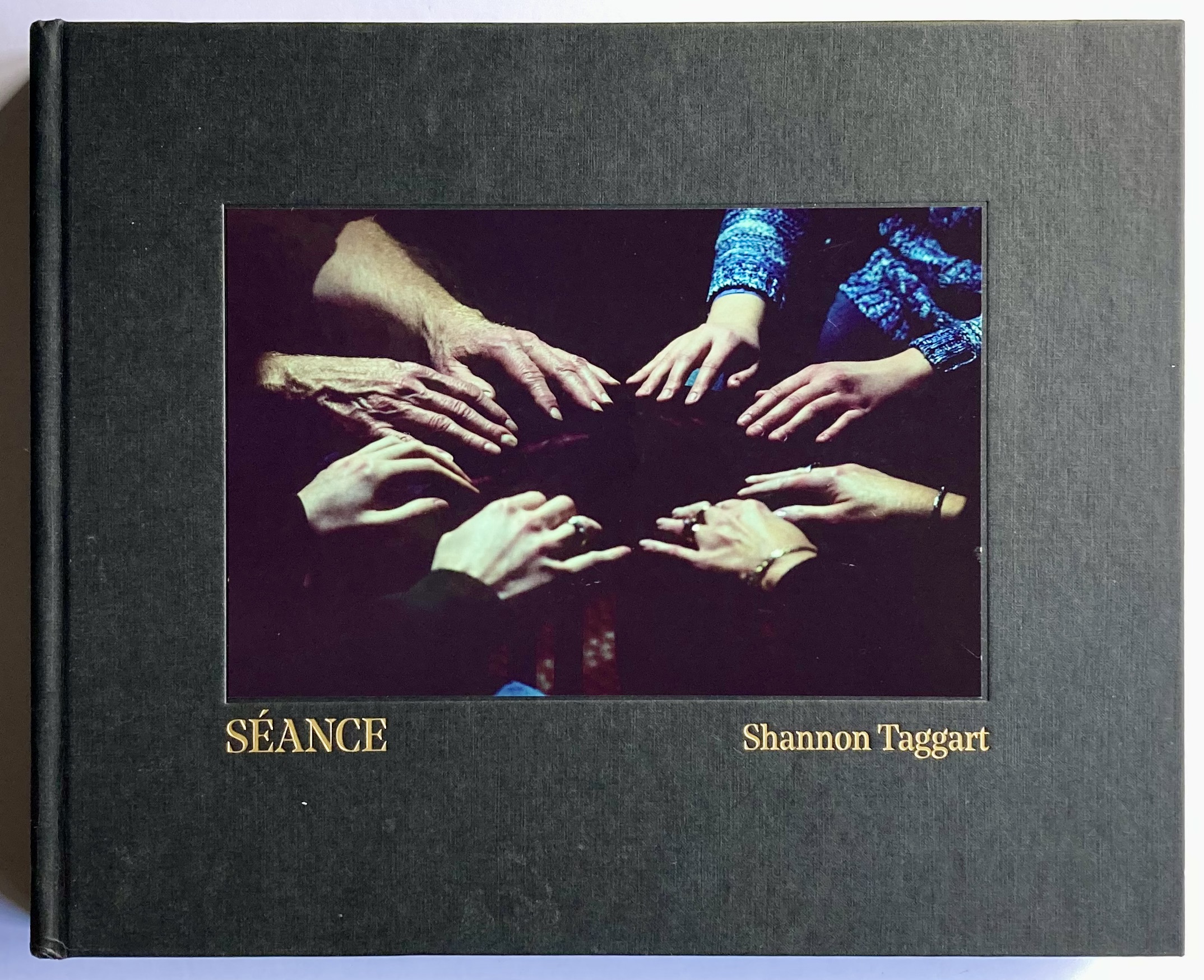 Seance by Taggart, Shannon; Fischer, Andreas: Near Fine Hardcover (2019 ...