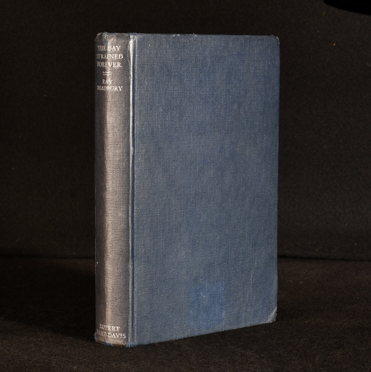 The Day it Rained Forever by Ray Bradbury: Very Good Cloth (1959) First ... The Day it Rained Forever by Ray Bradbury: Very Good Cloth (1959) First ...