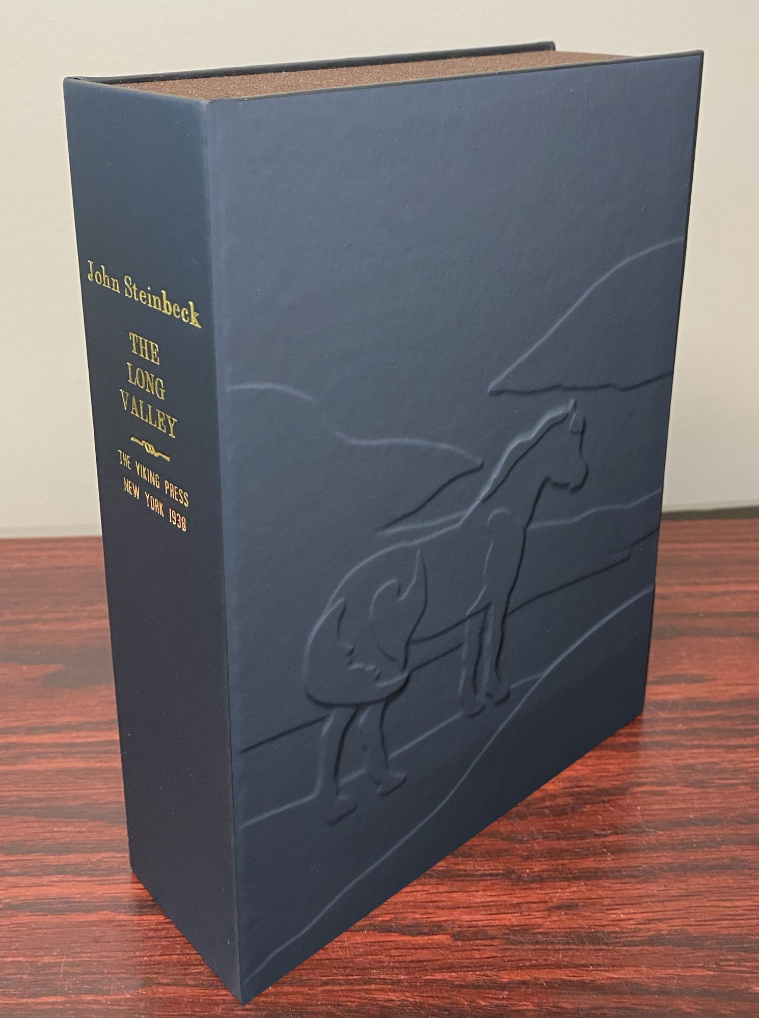 THE LONG VALLEY Custom Collector's 'Sculpted' Clamshell Case. (not a ...