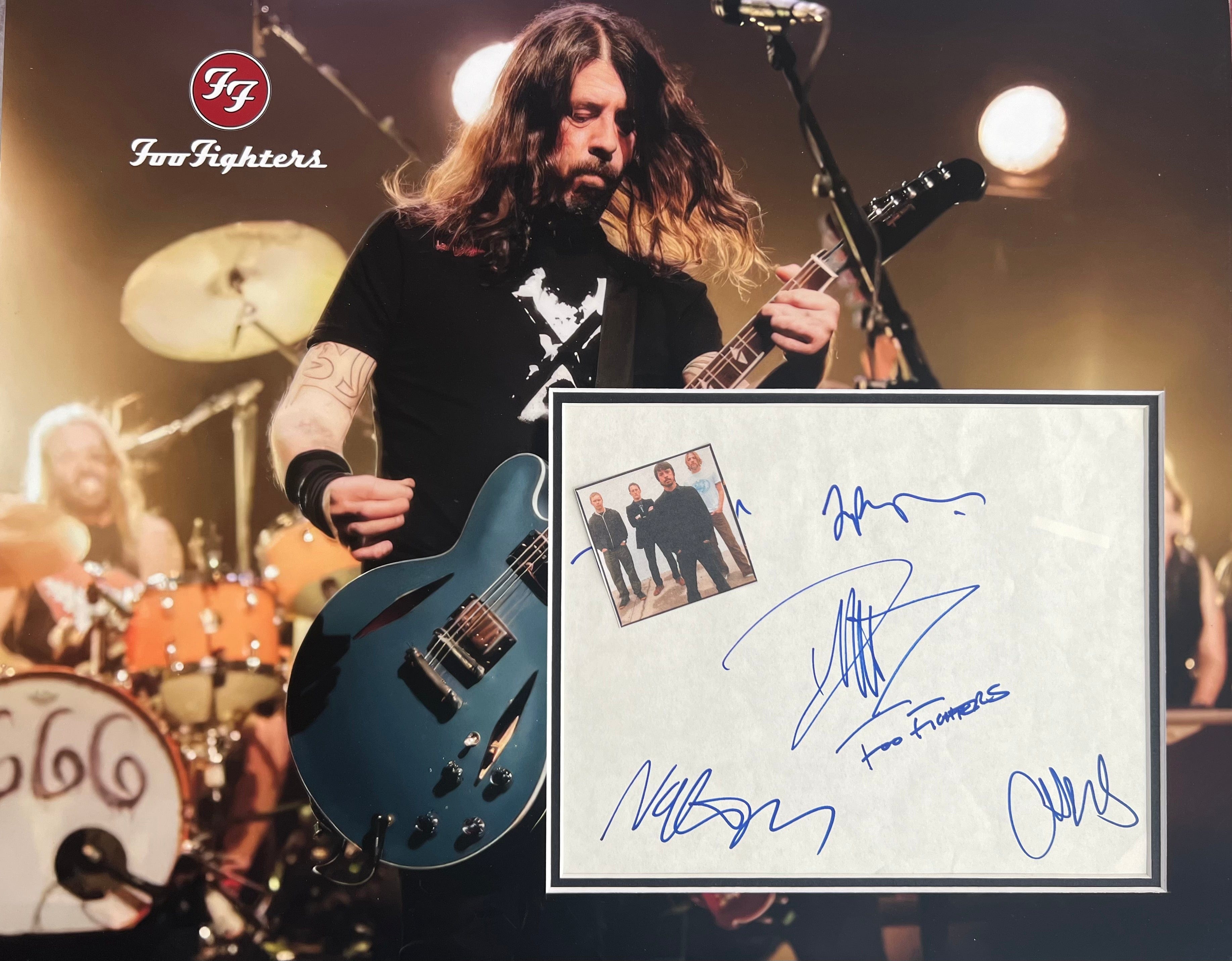 Foo Fighters Autograph | signed special custom mattings von Foo ...