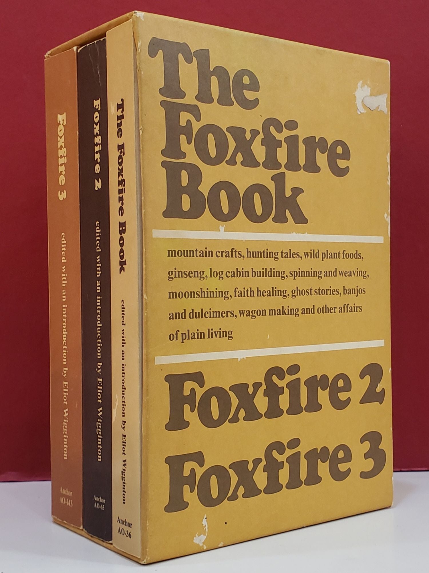 The Foxfire Book: Hog Dressing, Log Cabin Building, Mountain Crafts and ...