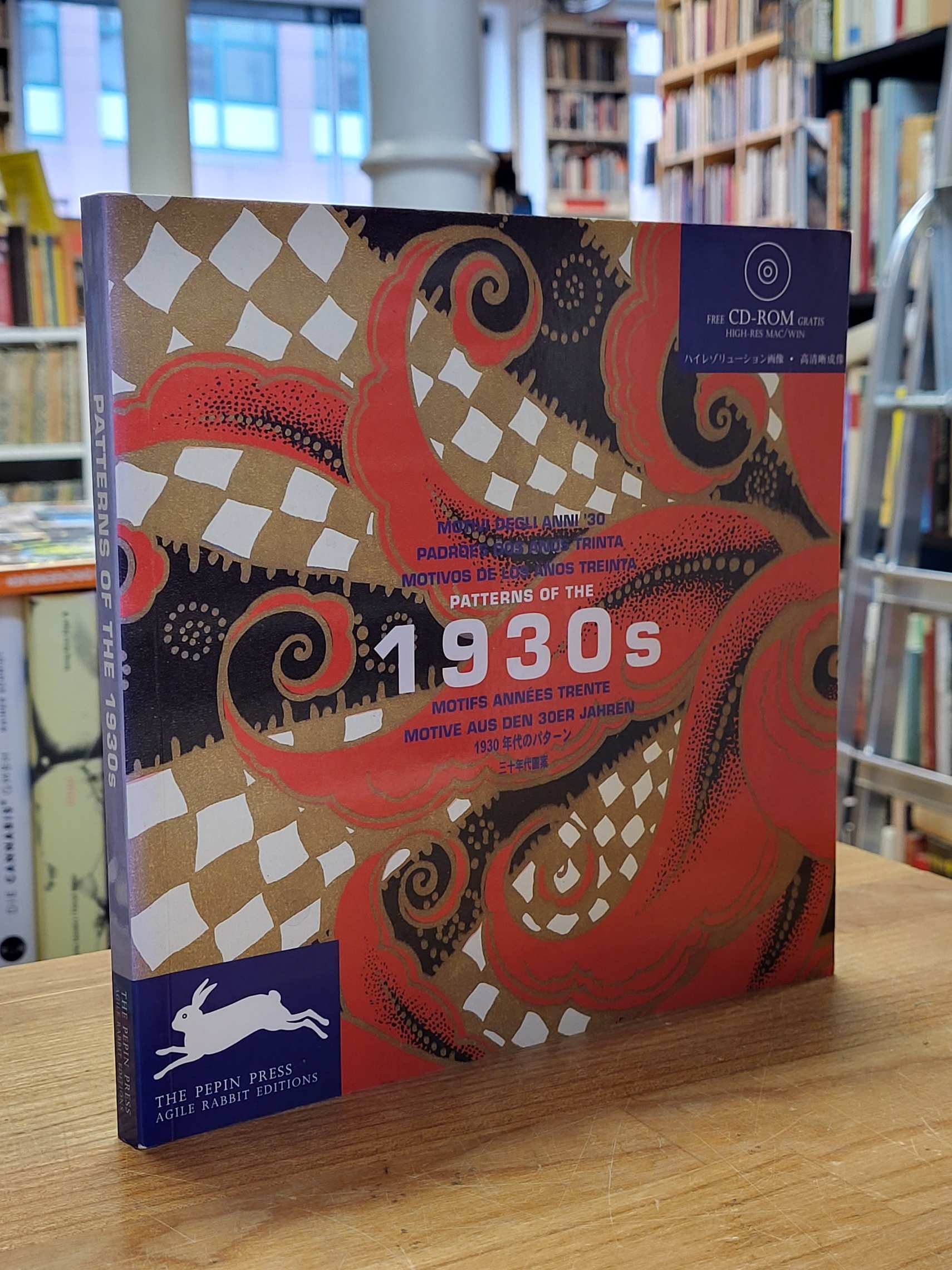 Patterns of the 1930s, = Motifs années trente = Motive aus den 30er ...