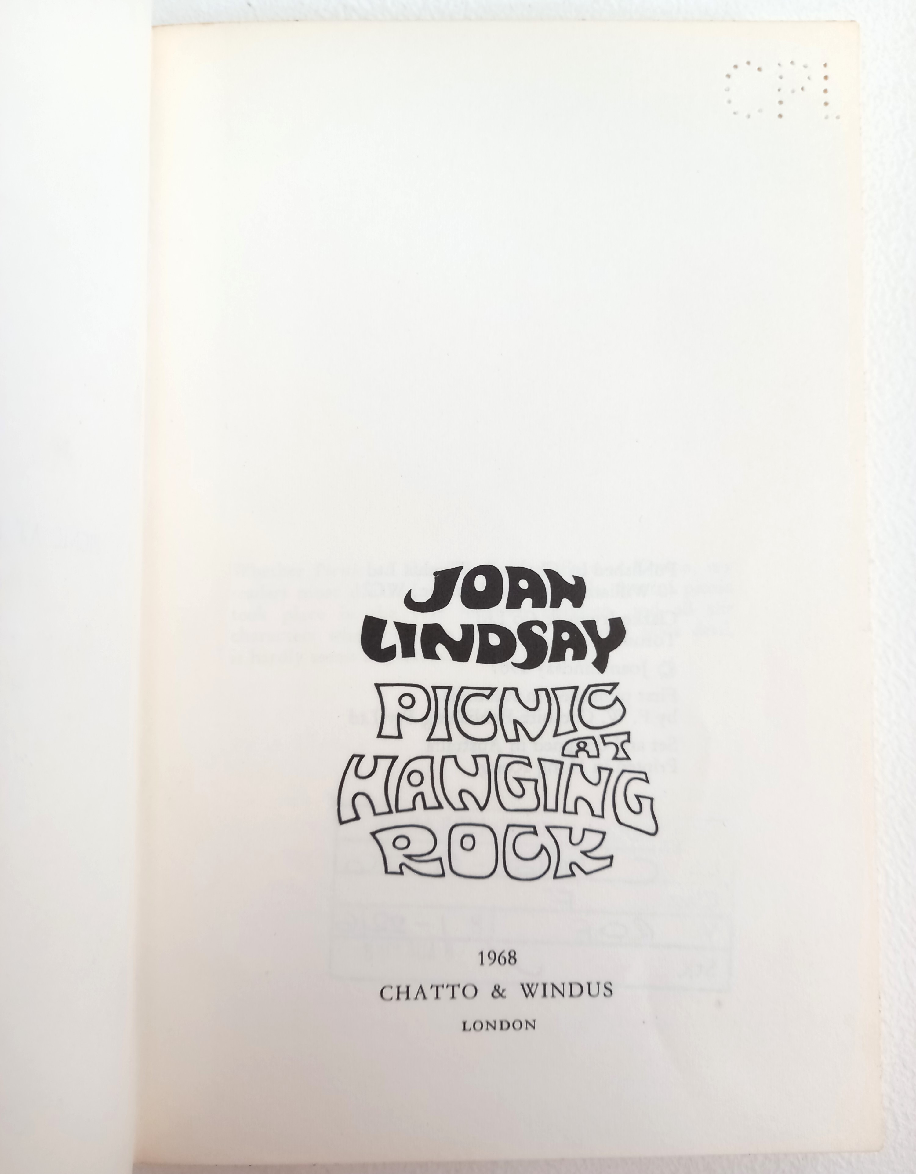 Picnic at Hanging Rock von Joan Lindsay: Good (1968) | World of Rare Books