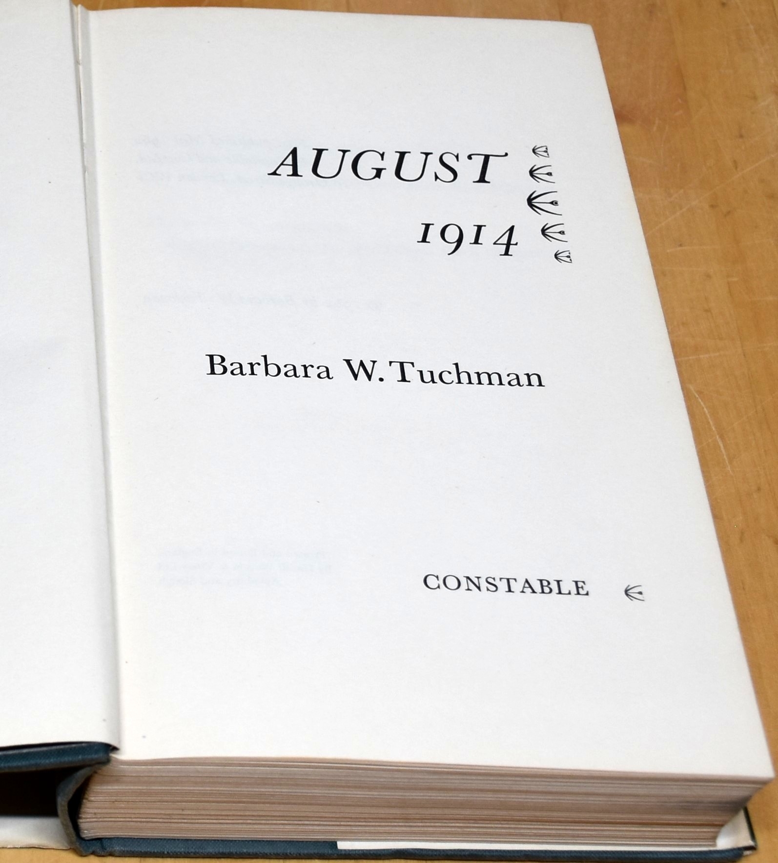 August 1914 von Barbara W. Tuchman: Very Good Hardcover (1962 ...