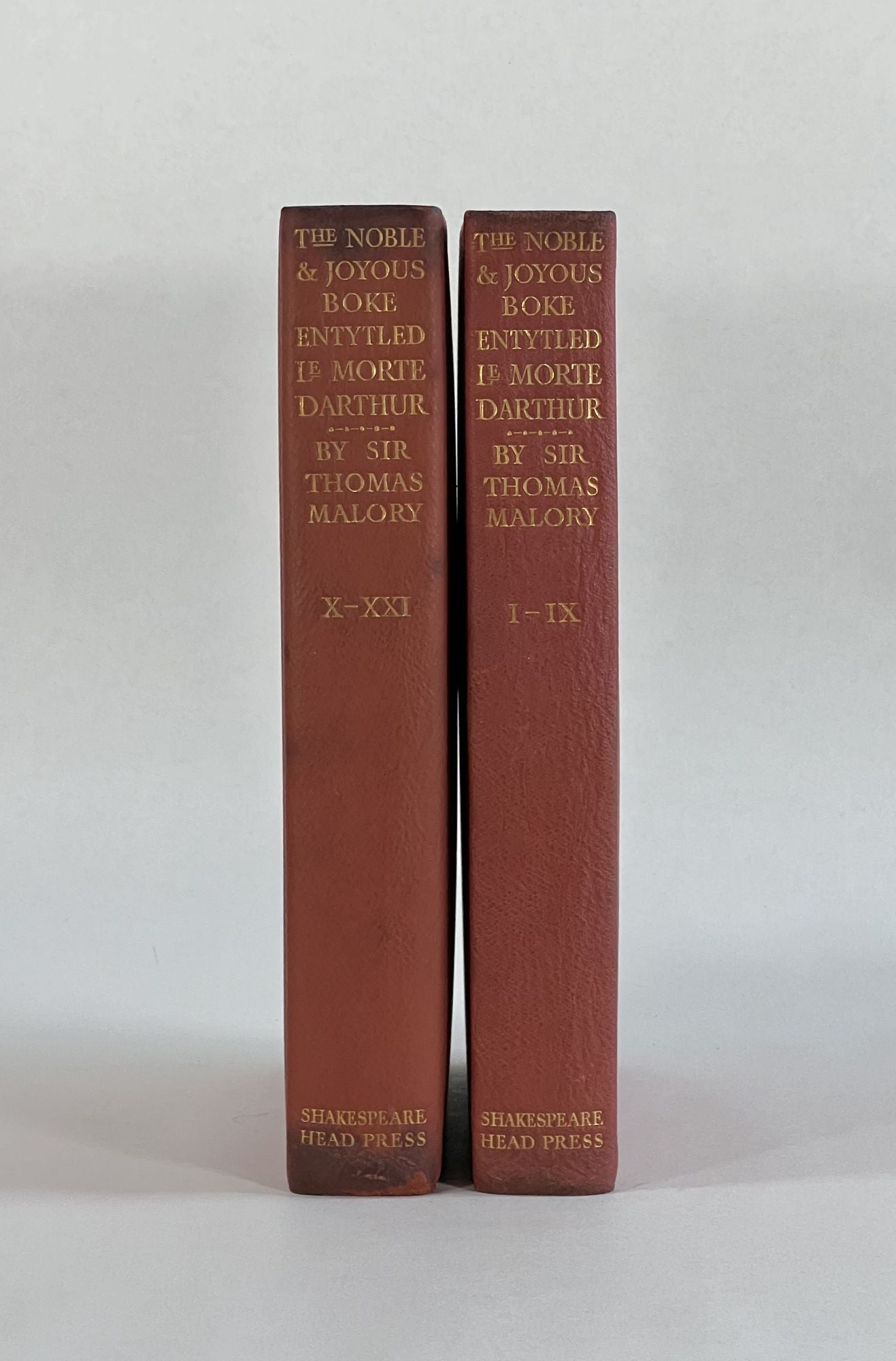[Shakespeare Head Press] Noble & Joyous Boke Entytled la Morte Darthur ...