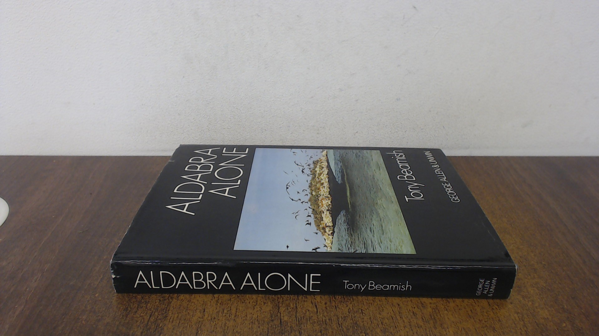 Aldabra Alone by Beamish, Tony: Good Hardcover (1970) | BoundlessBookstore