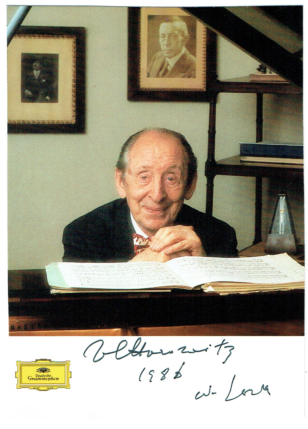 Portraitpostkarte mit eigenh. Unterschrift. von Horowitz, Vladimir ...