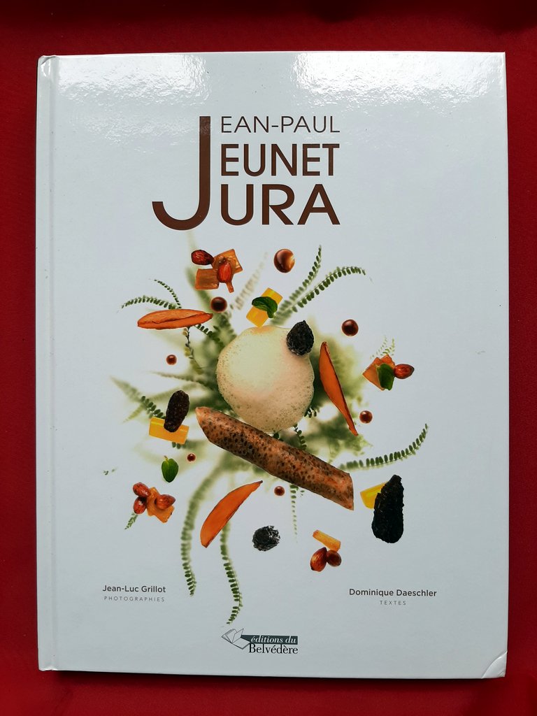 Jura by JEUNET, Jean-Paul - DAESCHLER, Dominique: Très bon état, comme ...