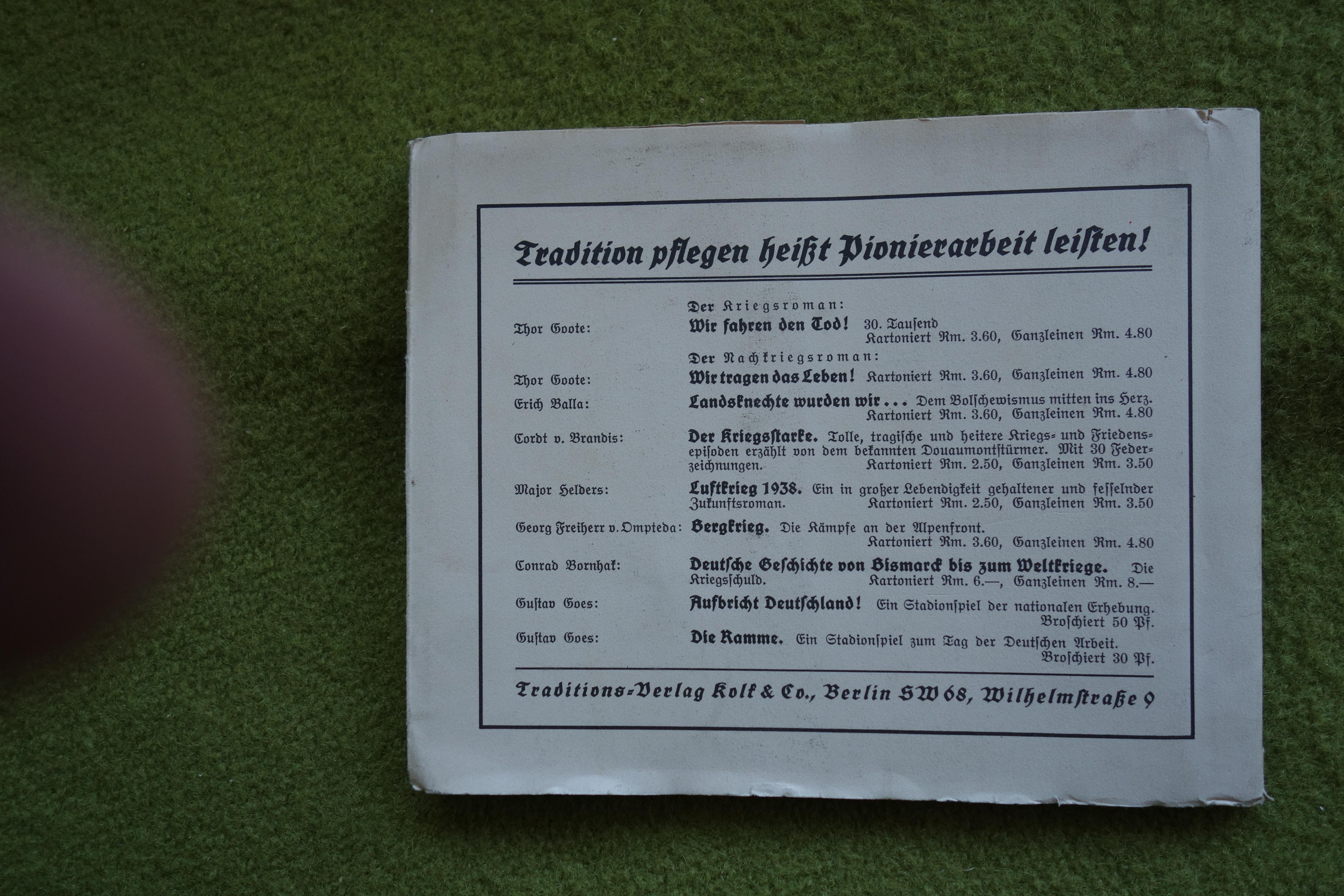 Die Uniformen und Abzeichen der SA, SS und des Stahlhelm. Brigade ...