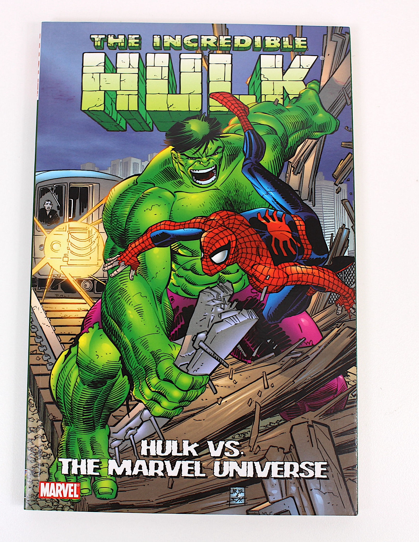 Hulk Vs. The Marvel Universe by Lee, Stan; McKenzie, Roger; Mantlo ...