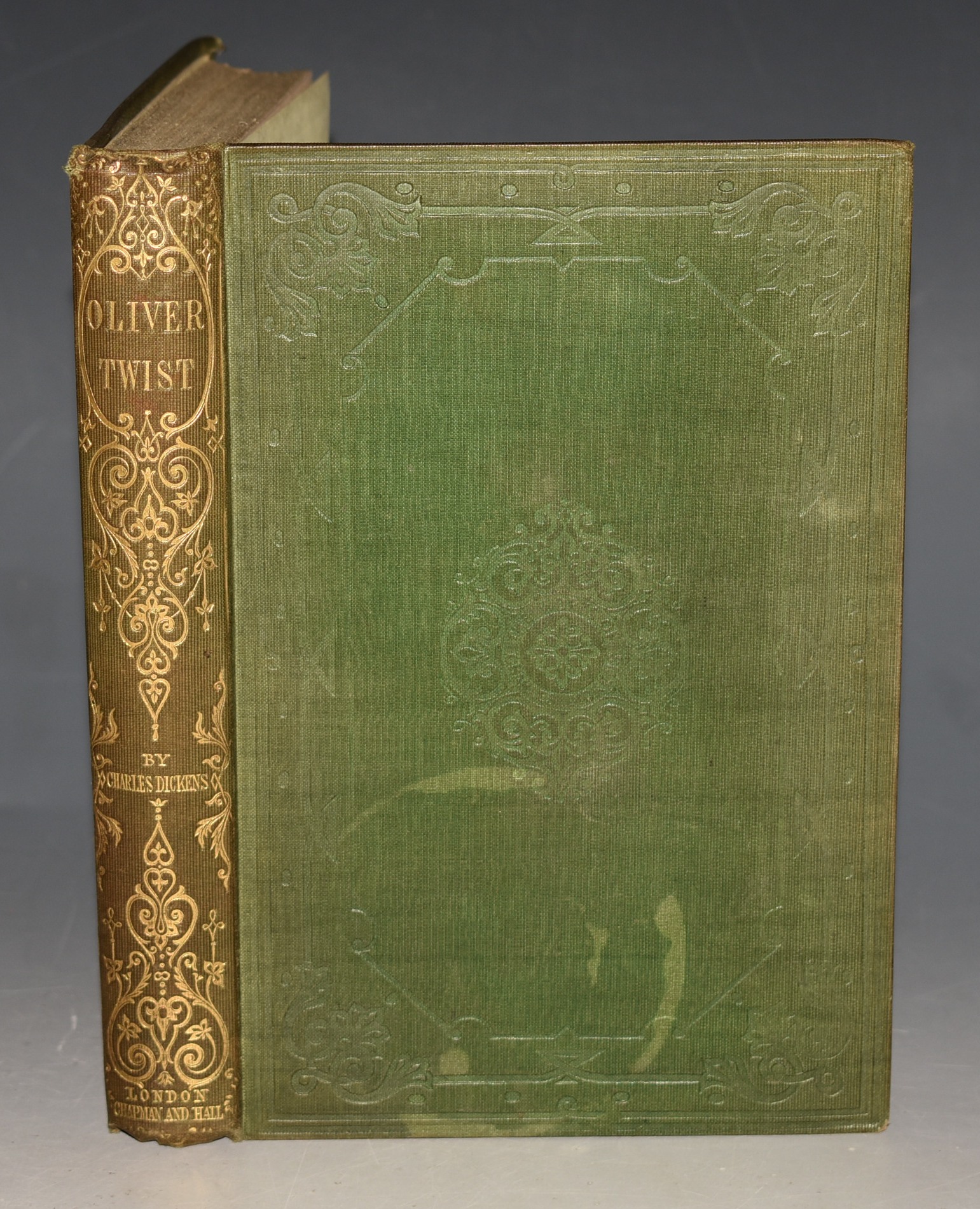 Oliver Twist. von DICKENS, CHARLES: | PROCTOR / THE ANTIQUE MAP & BOOKSHOP
