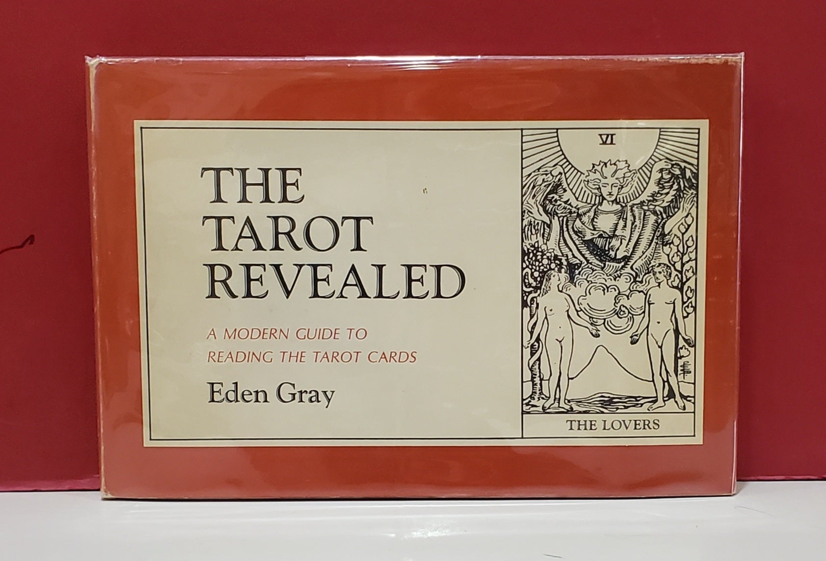 The Tarot Revealed: A Modern Guide to Reading the Tarot Cards de Eden ...
