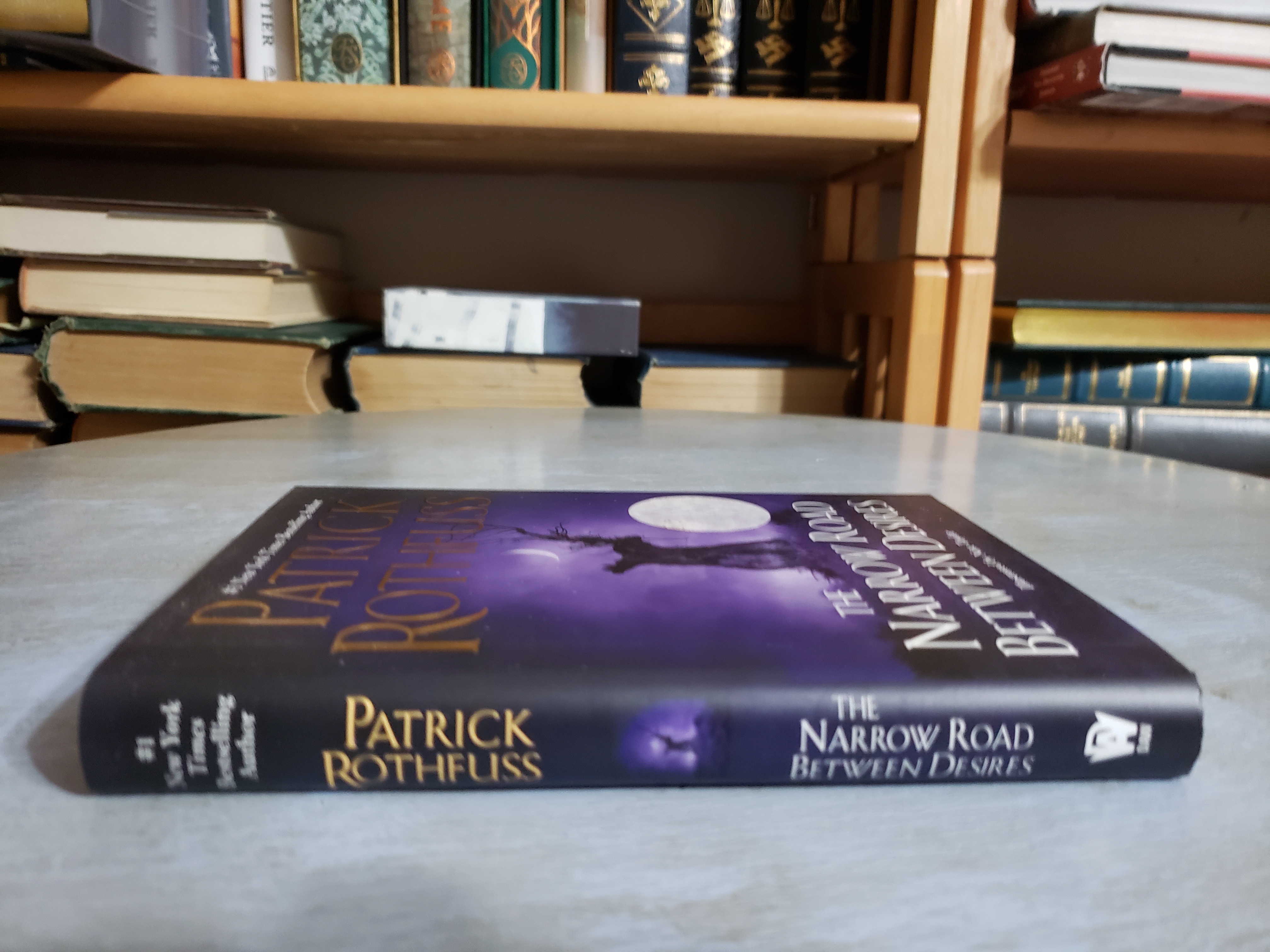 The Narrow Road Between Desires (Kingkiller Chronicle) by Rothfuss ...