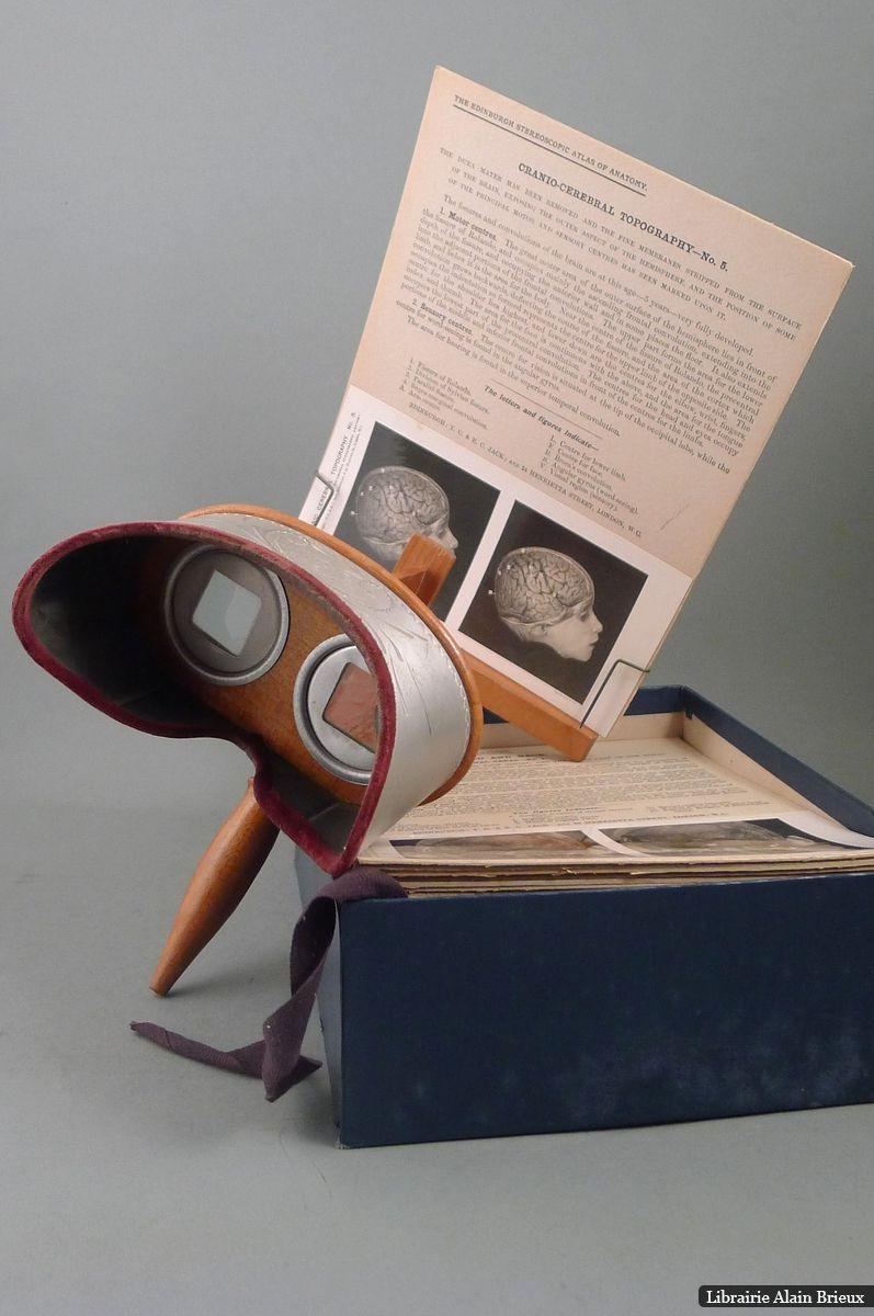 The Edinburgh stereoscopic atlas of Anatomy. In five sections, each ...