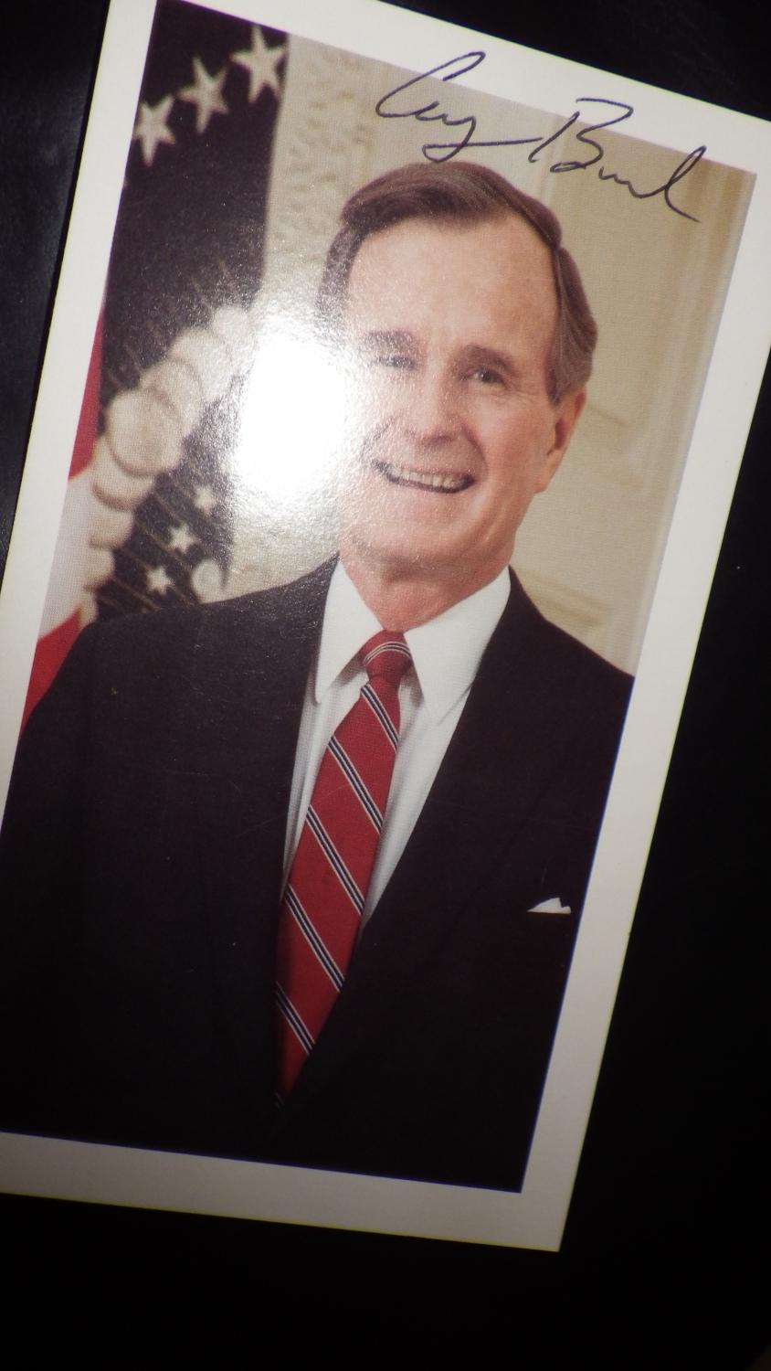 President GeorgE Bush Autographed Color Photograph in Suit Shoulder UP ...