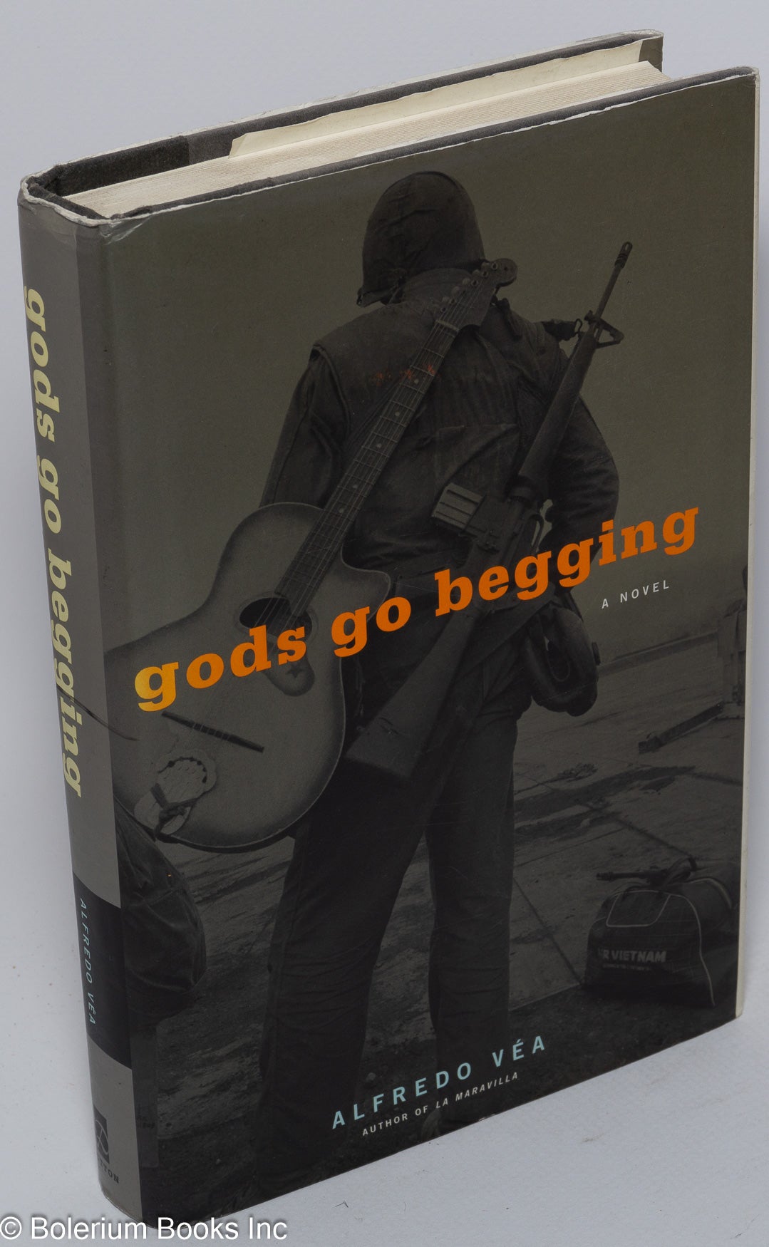 Gods go begging by Véa, Alfredo, Jr.: (1999) | Bolerium Books Inc.
